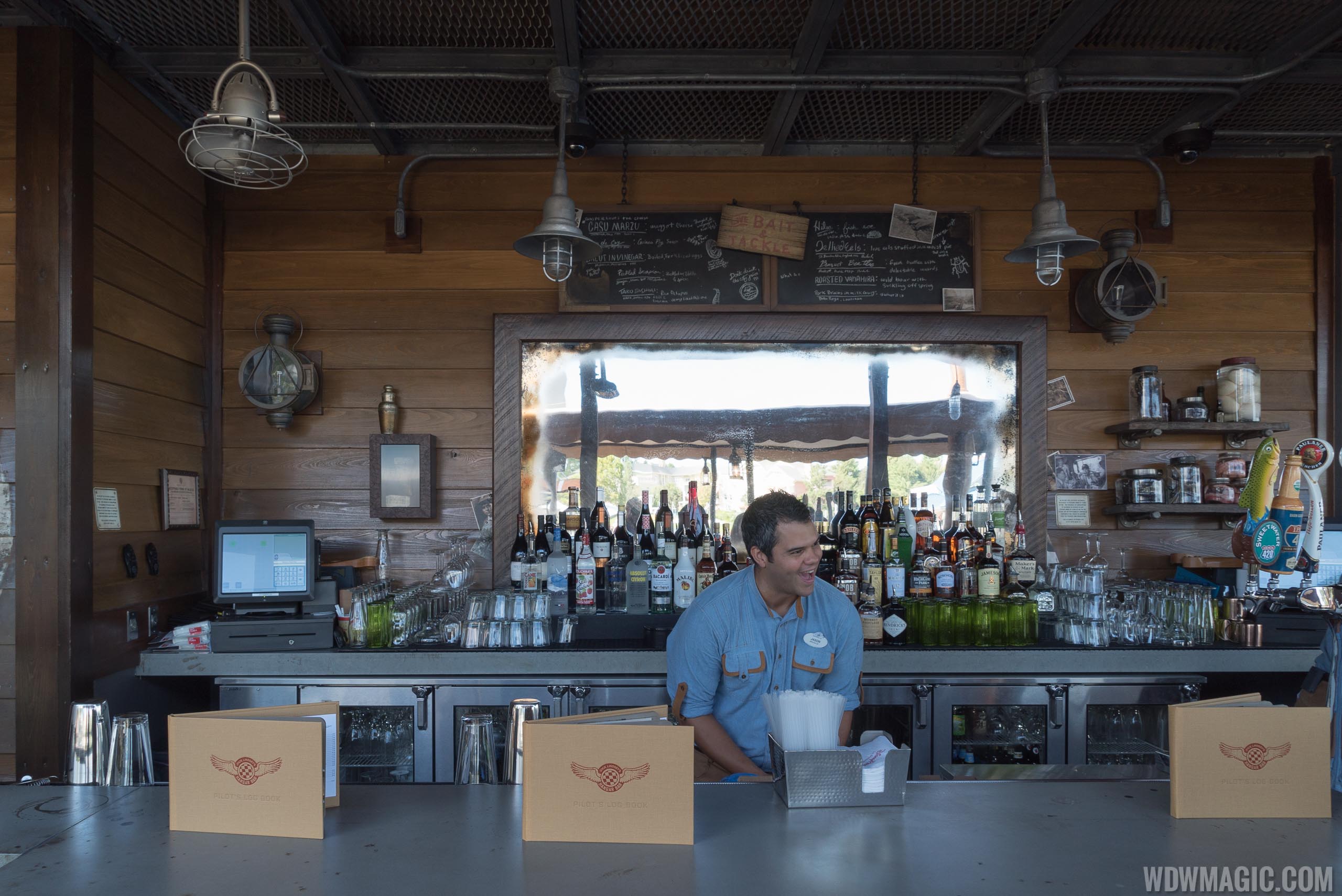 REVIEW - Jock Lindsey's Hangar Bar at Disney Springs