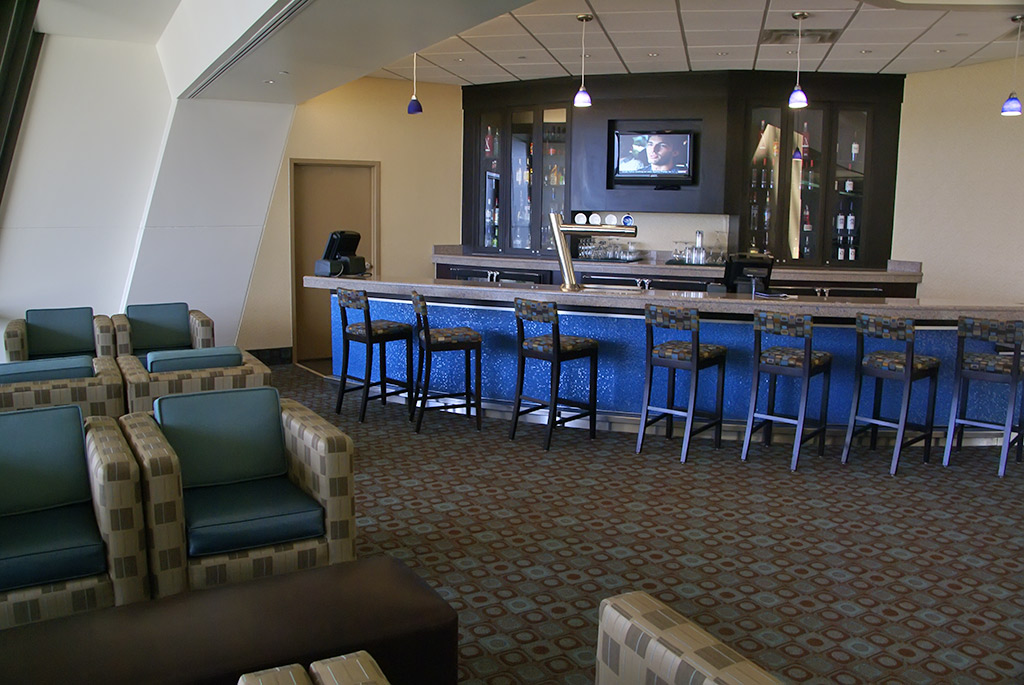 Photos of the now fully open Outer Rim bar