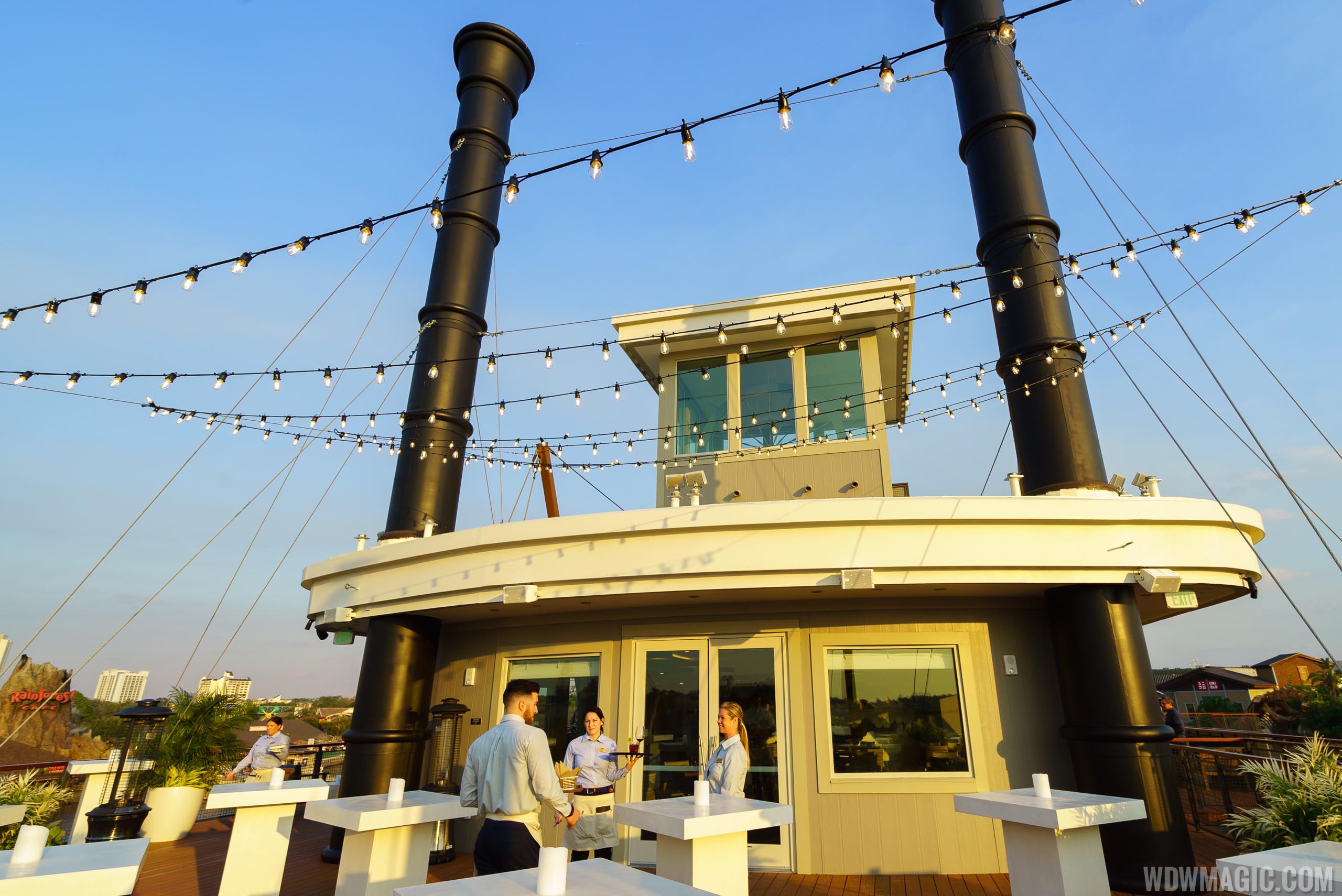 PHOTOS - Tour the new Paddlefish restaurant, now open at Disney Springs