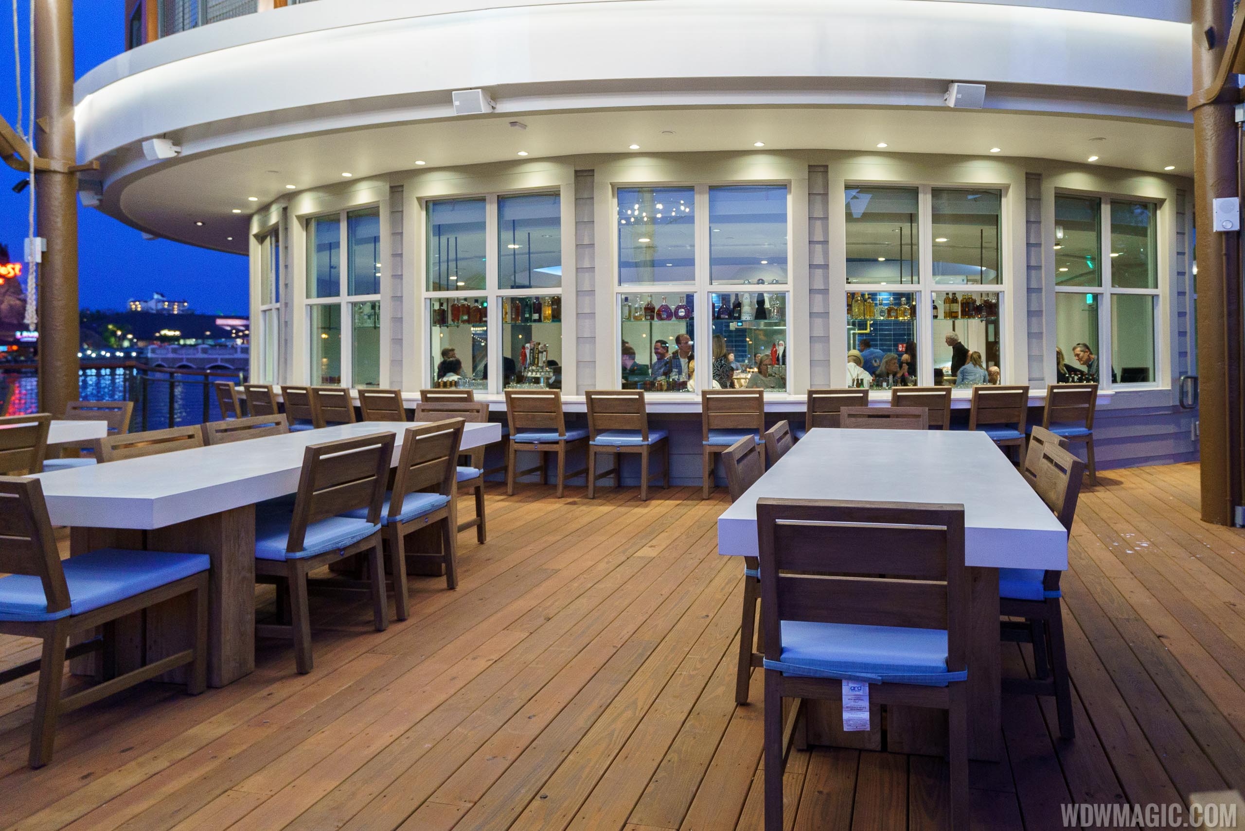 PHOTOS - Tour the new Paddlefish restaurant, now open at Disney Springs