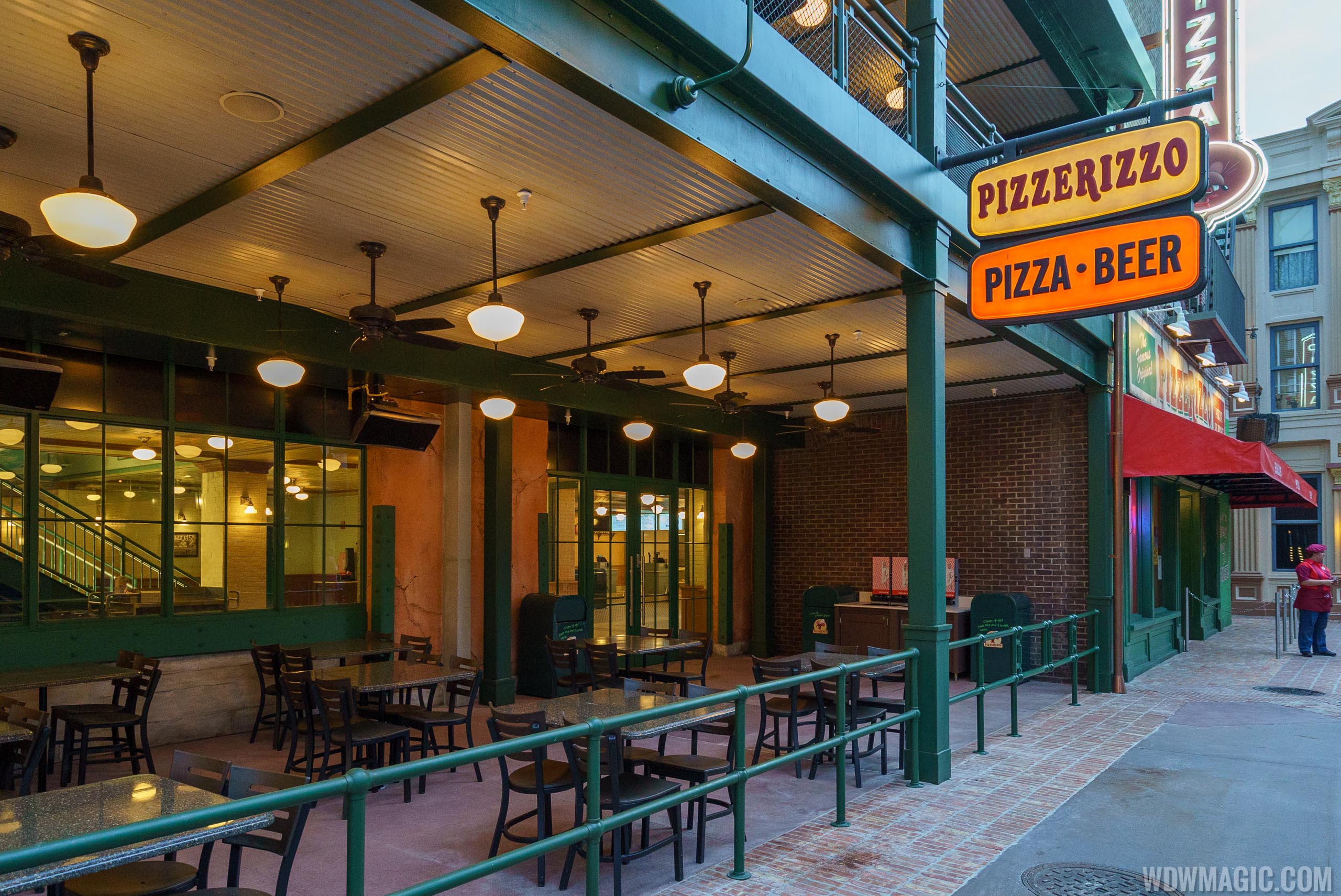 PHOTOS - Walls down at PizzeRizzo give a first look at the completed ...