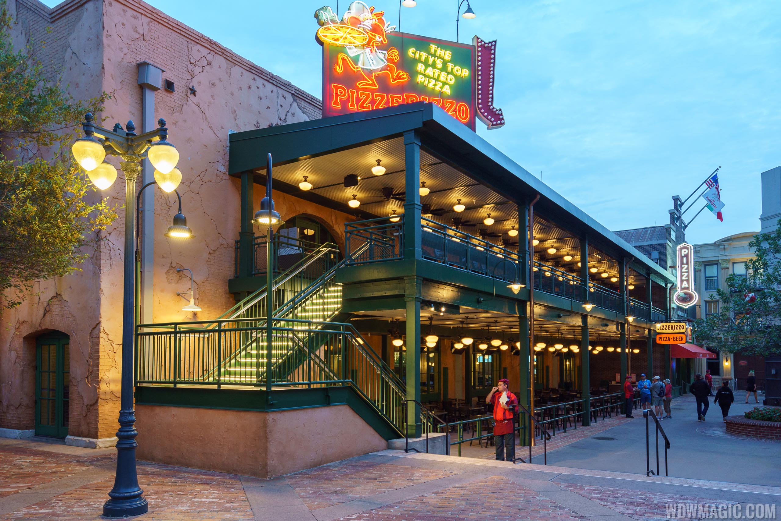 PHOTOS - Walls down at PizzeRizzo give a first look at the completed ...