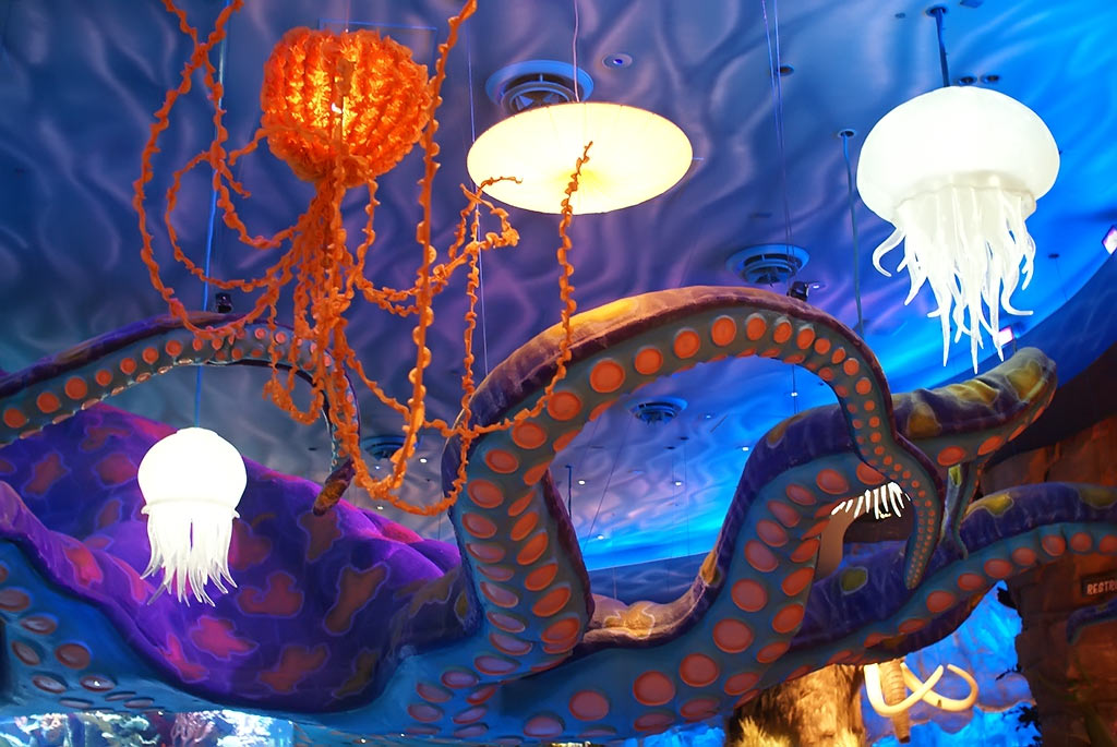 Inside T-Rex - Photo 7 of 32