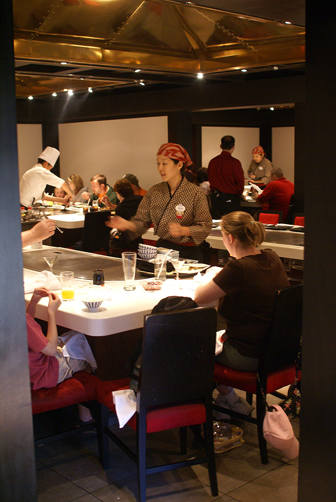 Teppan Edo dining room - Photo 3 of 4