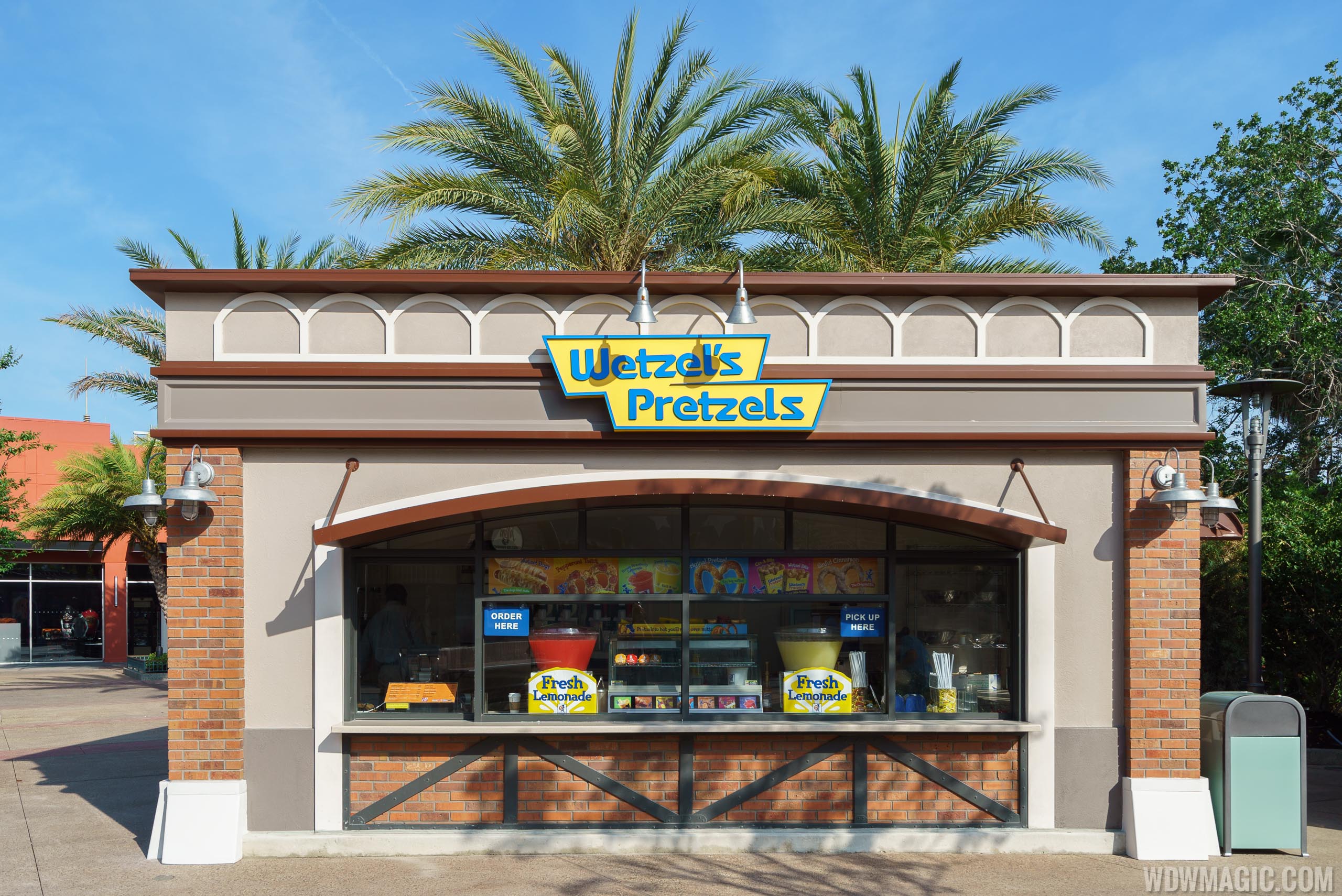 Wetzel's Pretzels West Side