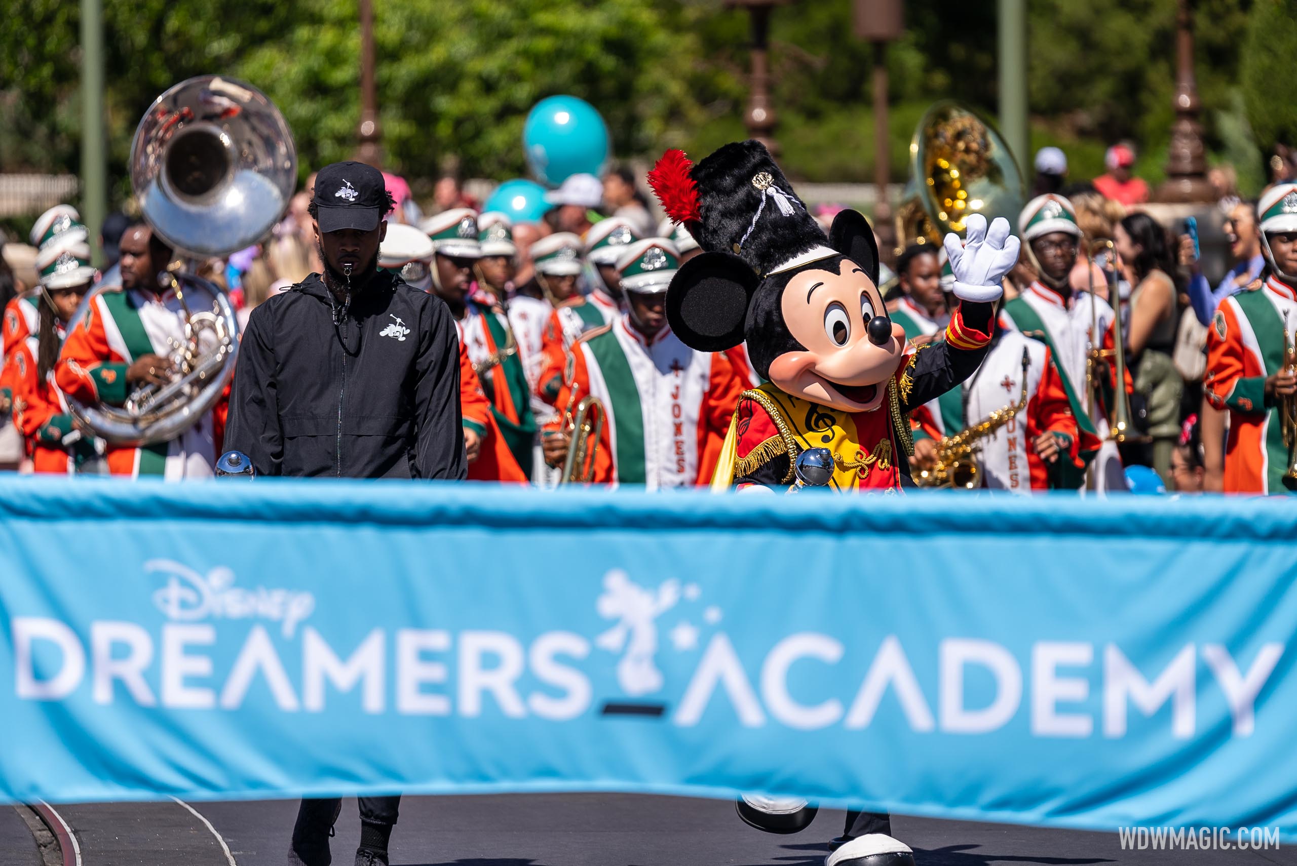 Disney Dreamers Academy Class of 2023 Magic Kingdom Parade - Photo 2 of 31