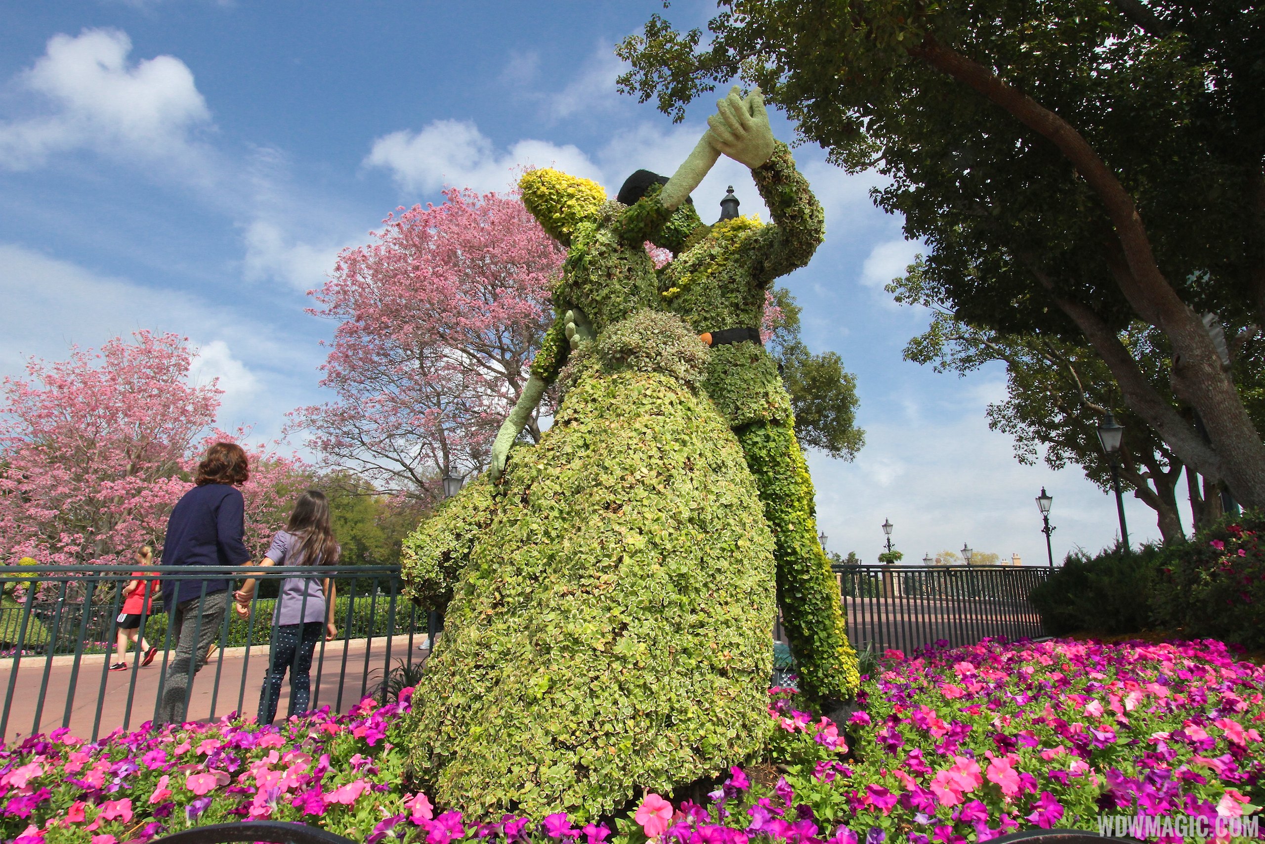 2014 Epcot International Flower and Garden Festival opening day tour ...