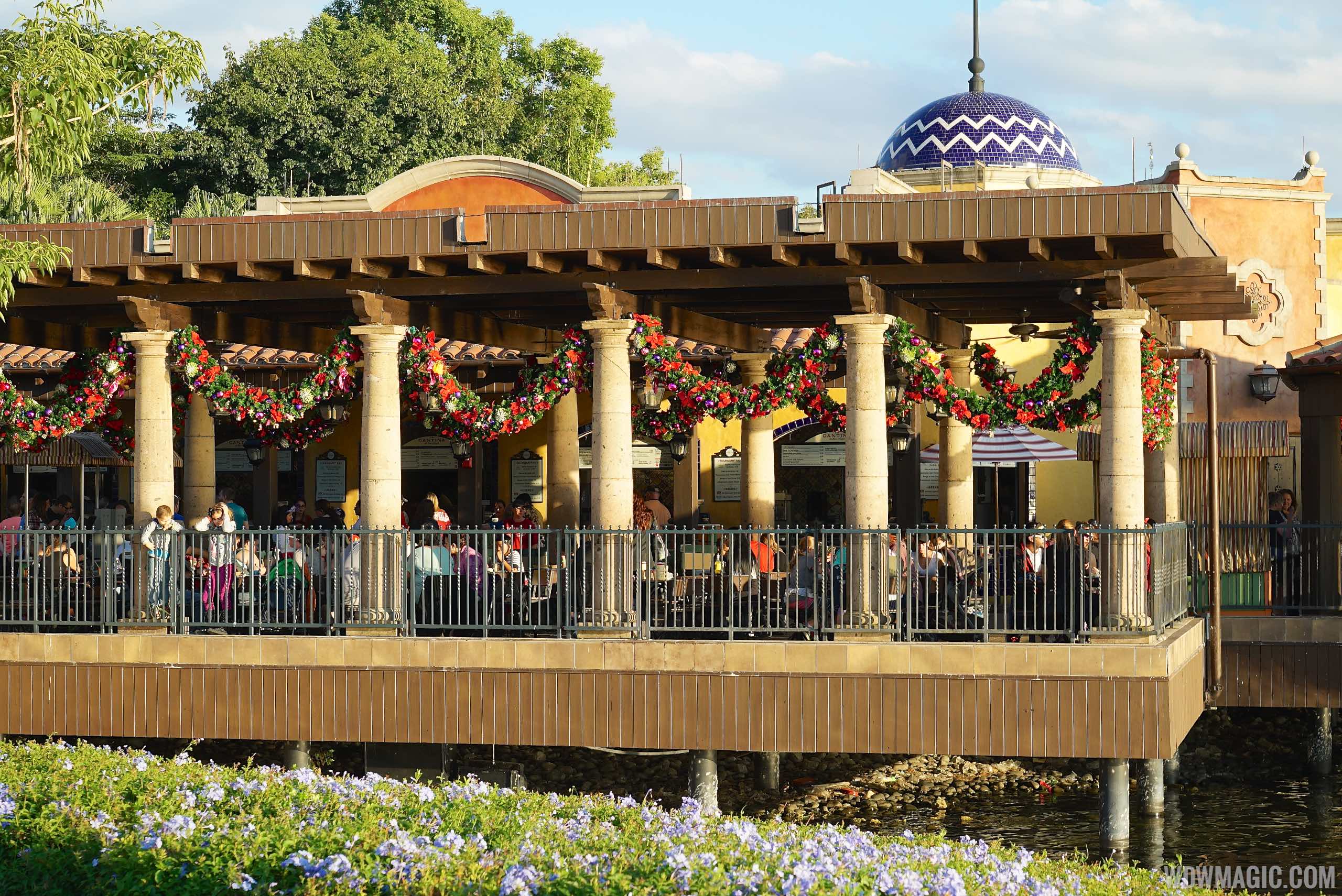 Epcot holiday decorations 2014 - Photo 22 of 36