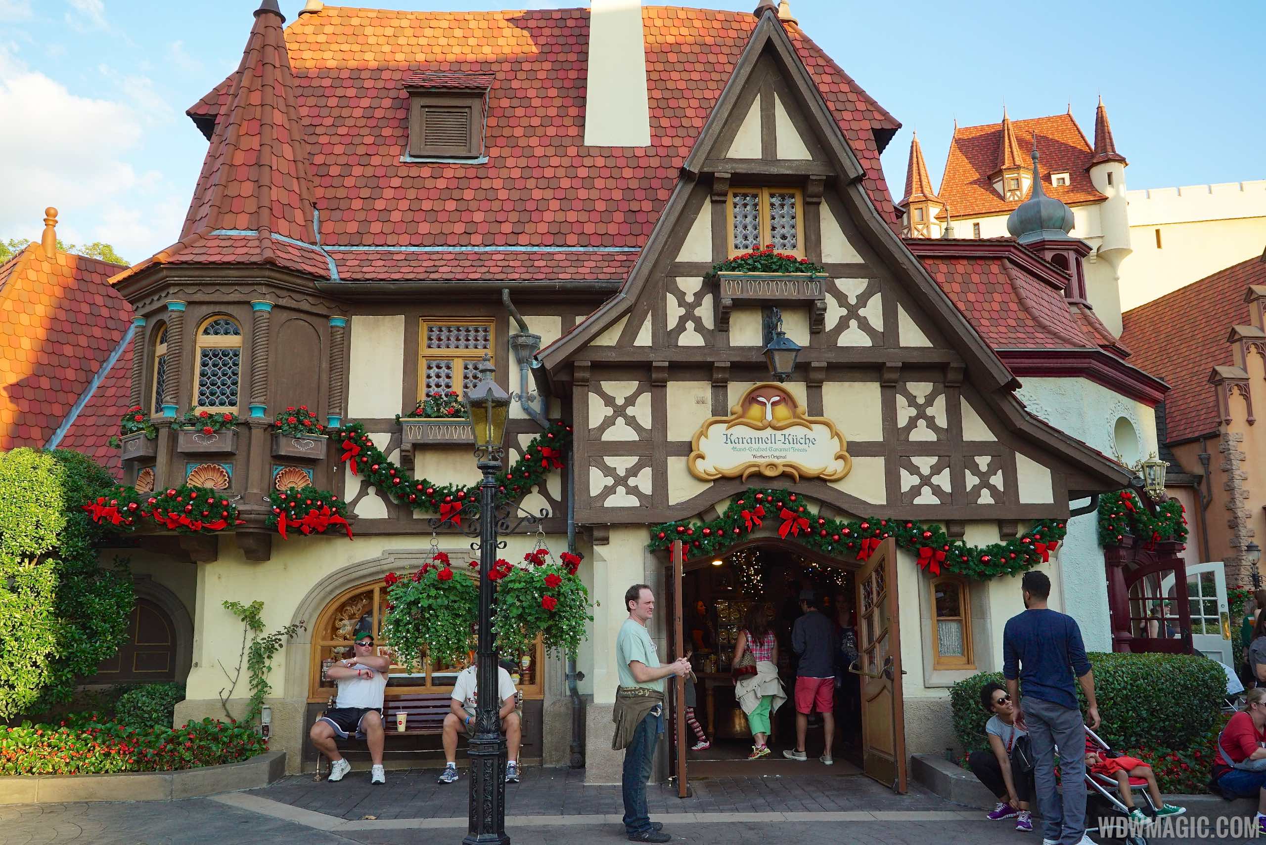 Epcot holiday decorations 2014 - Photo 26 of 36