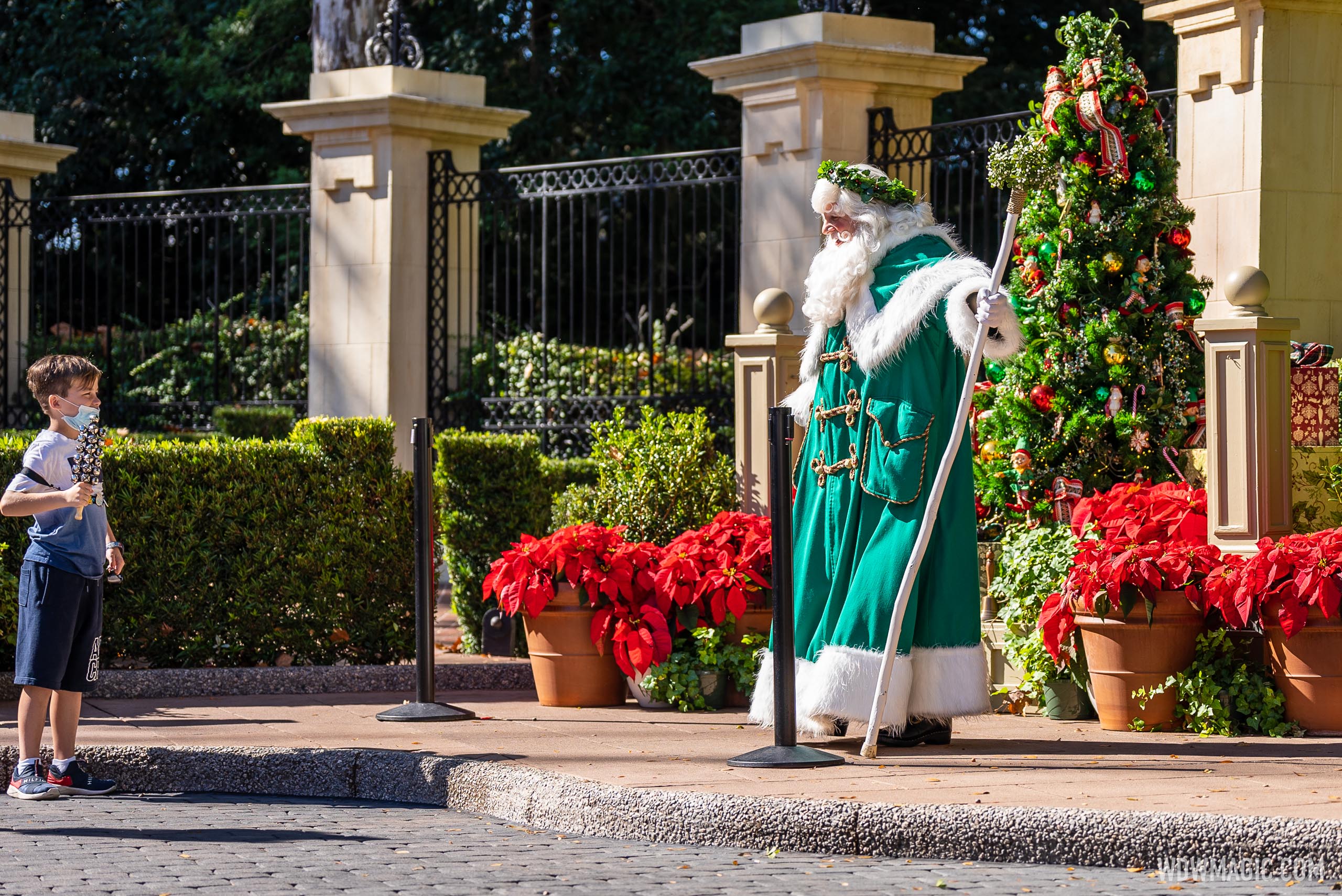 EPCOT Holiday Storytellers 2021 - Father Christmas United Kingdom ...