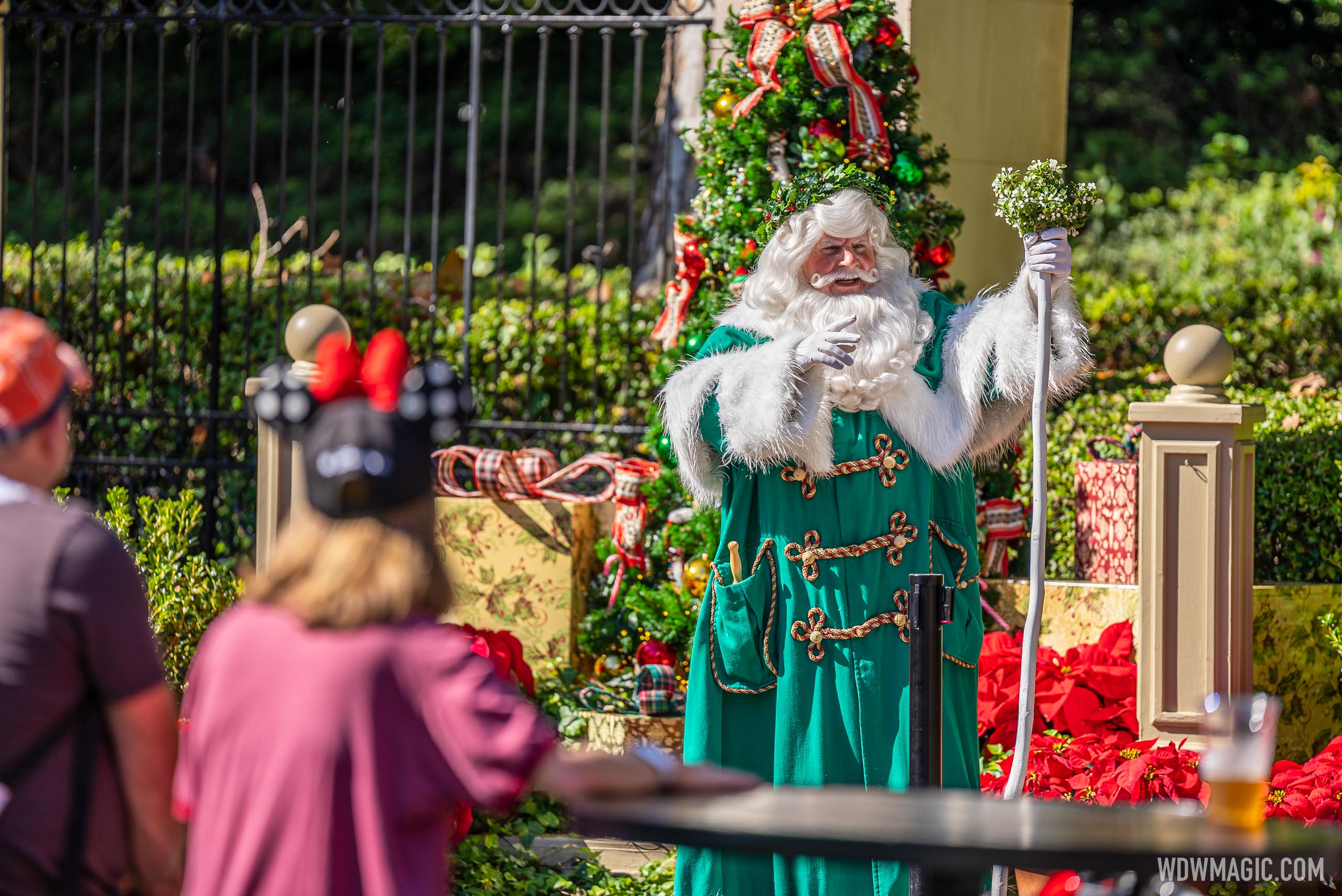 EPCOT Holiday Storytellers 2021 - Father Christmas United Kingdom ...