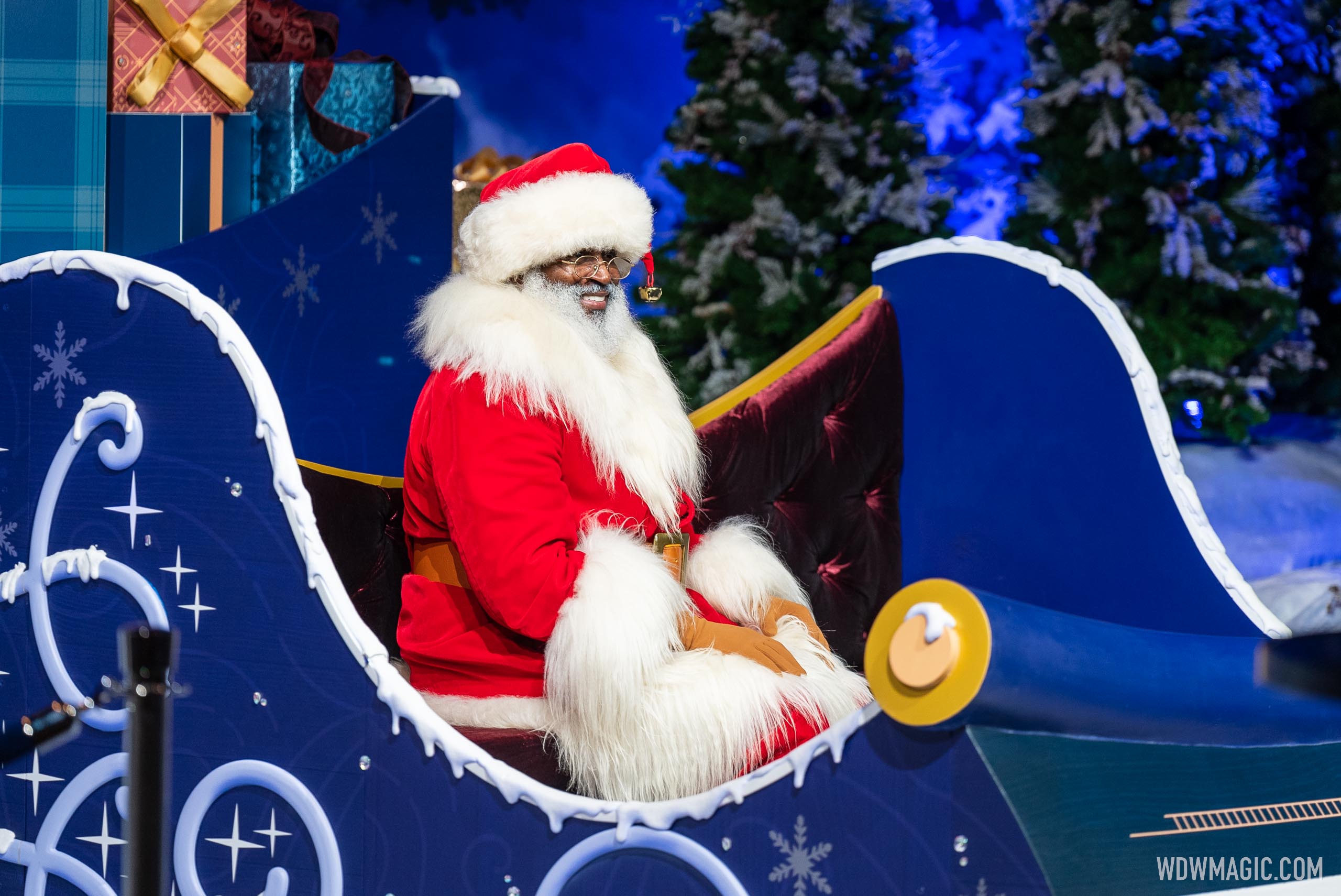 2022 Epcot International Festival of the Holidays - Santa Clause meet ...