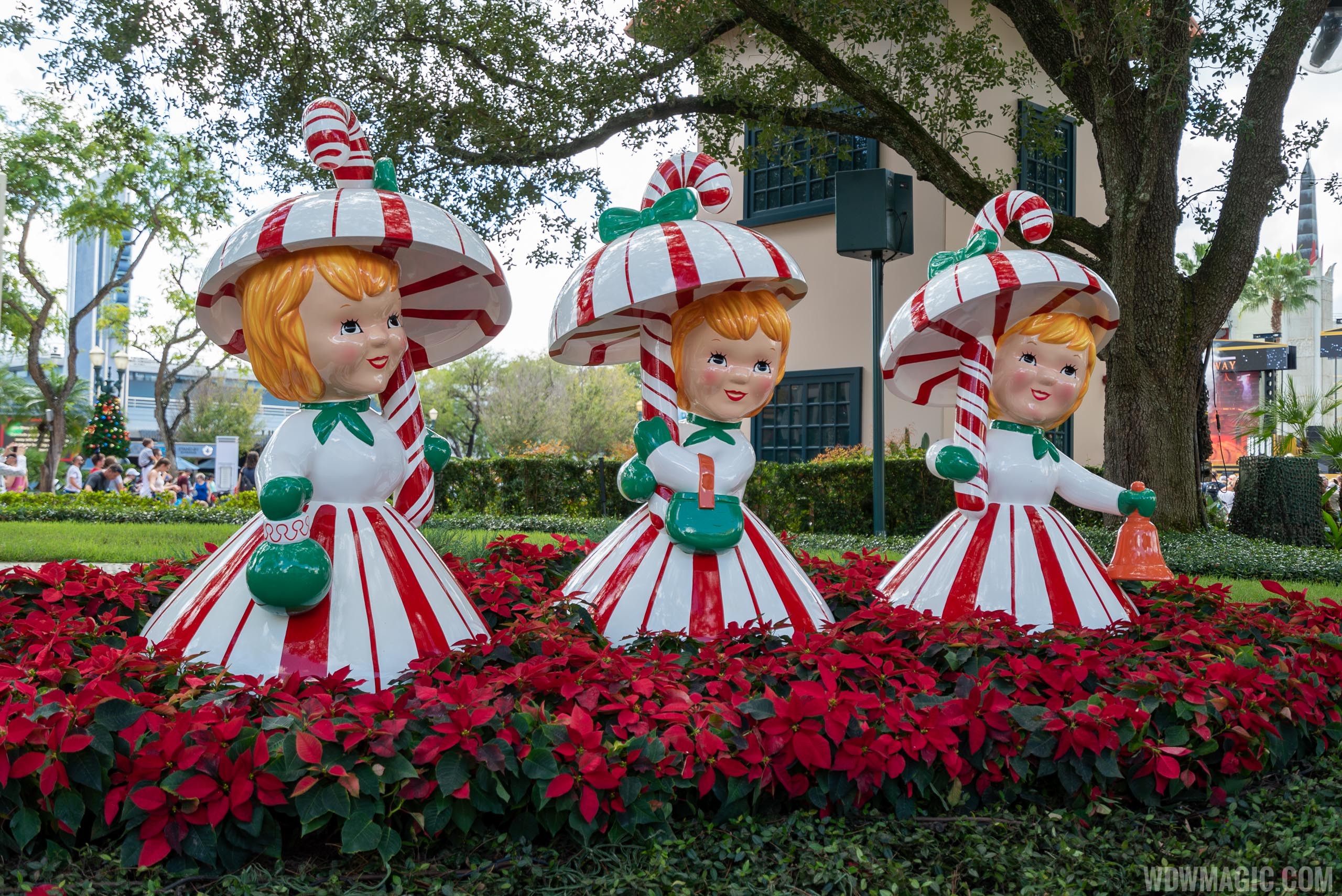 2019 Holiday Decorations At Disney s Hollywood Studios Photo 12 Of 24 2019-holiday-decorations-at-disney-s-hollywood-studios-photo-12-of-24
