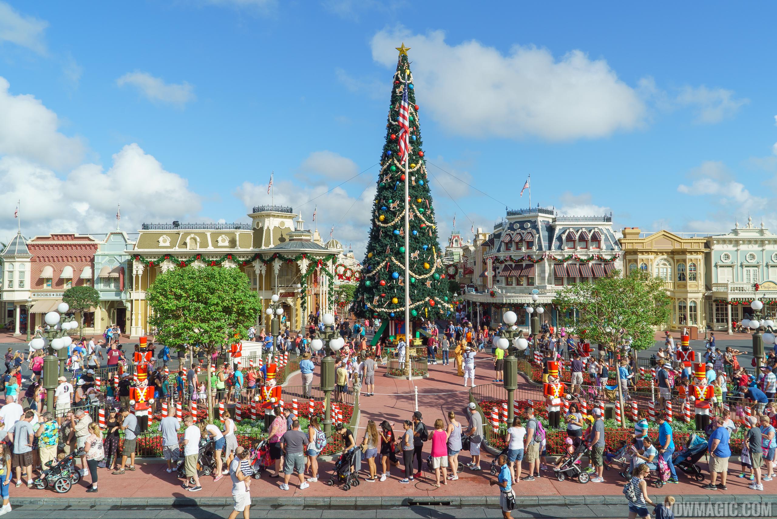 PHOTOS Holidays Get Underway At The Magic Kingdom Complete With photos-holidays-get-underway-at-the-magic-kingdom-complete-with