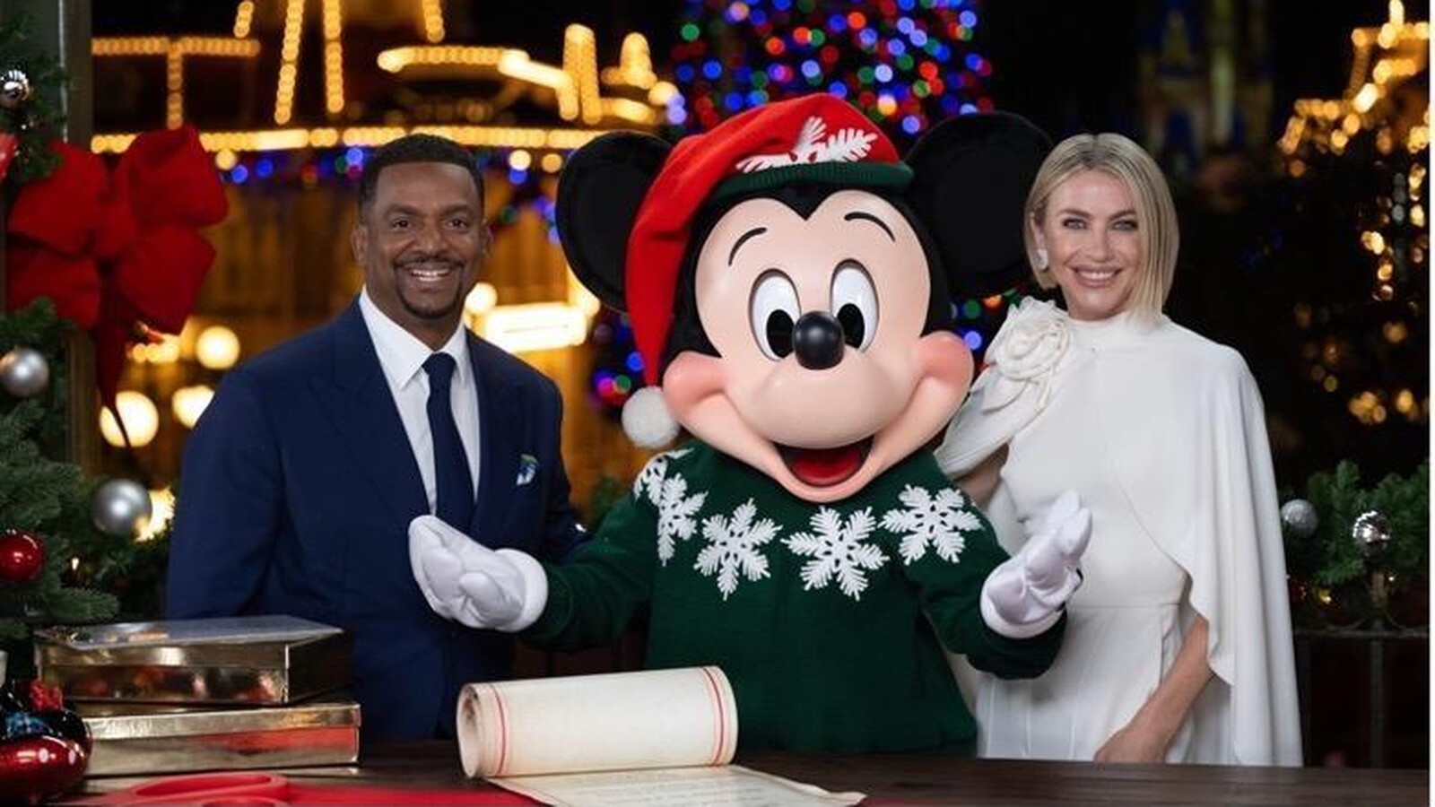 Disney Parks 2024 Holiday Special Performers Revealed: How to Watch on ...