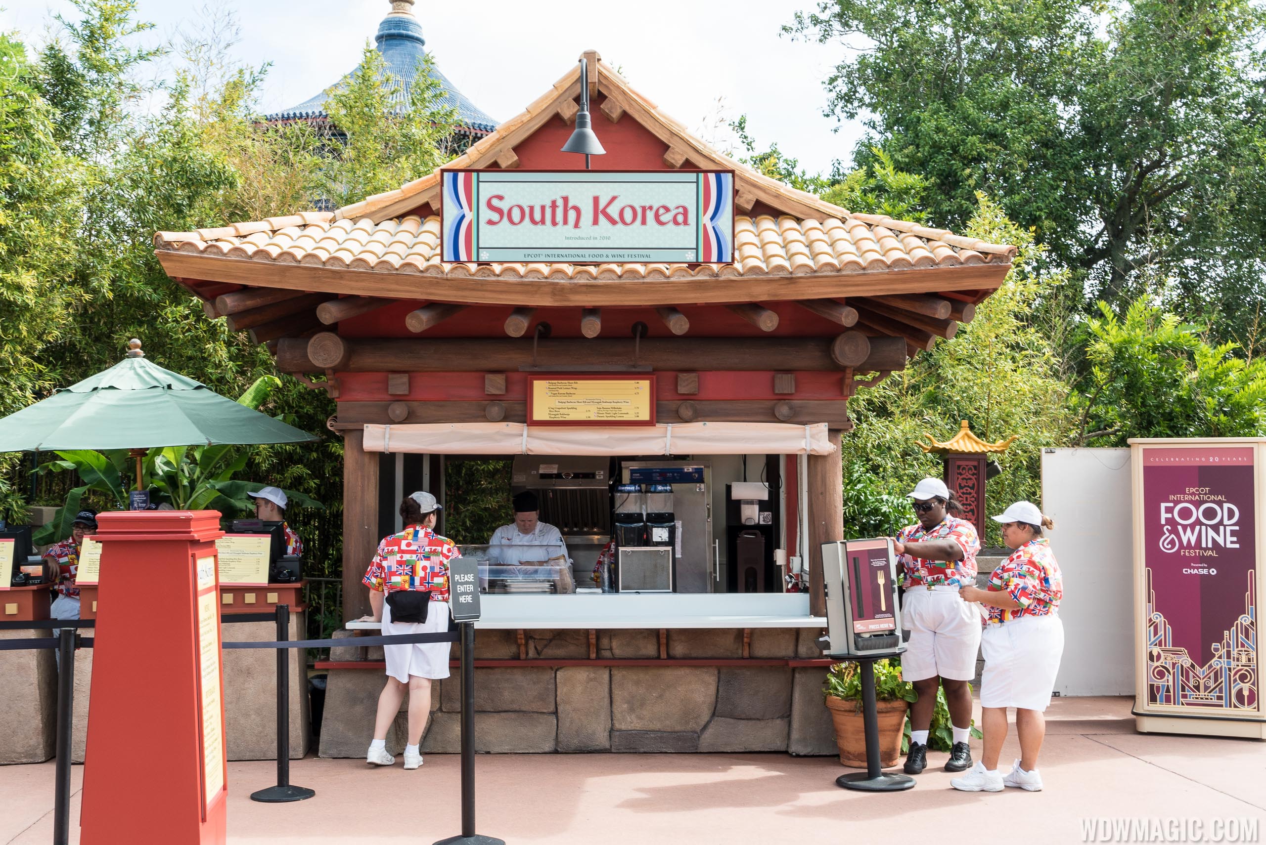 2015 Epcot Food and Wine Festival Marketplace kiosk menus and pricing ...