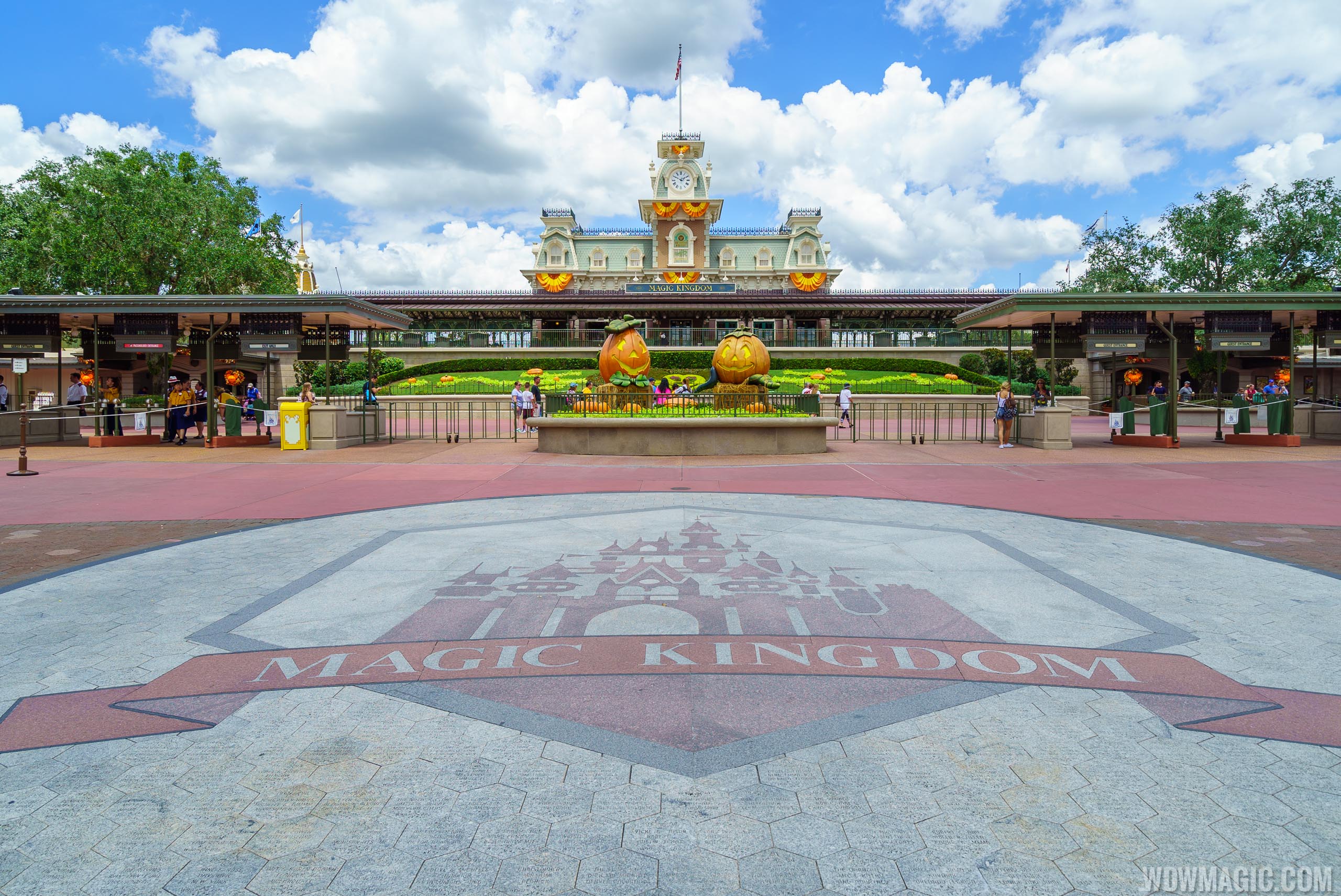 Magic Kingdom's fall Halloween decorations 2017