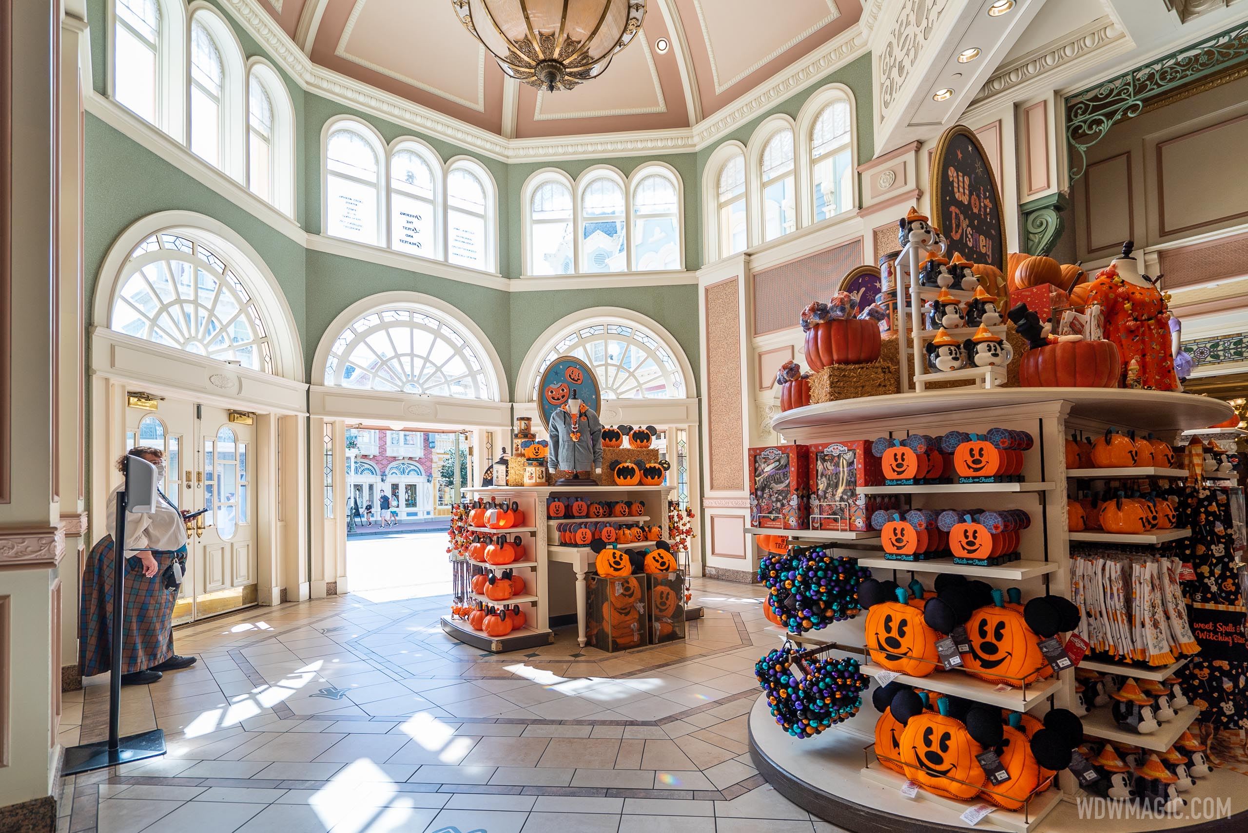 2020 Walt Disney World Halloween Merchandise Photo 3 Of 21 2020-walt-disney-world-halloween-merchandise-photo-3-of-21