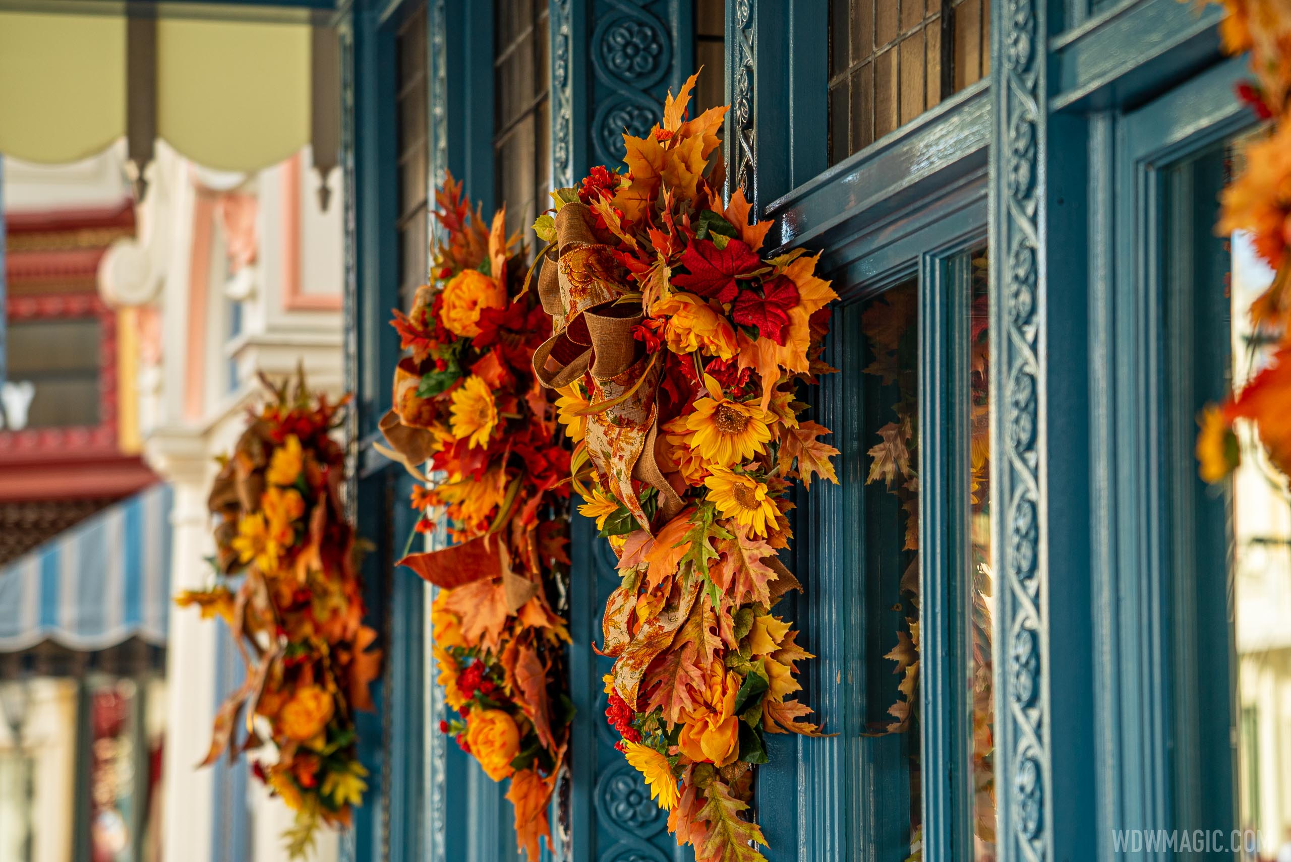 Magic Kingdom fall decorations 2020 - Photo 3 of 10