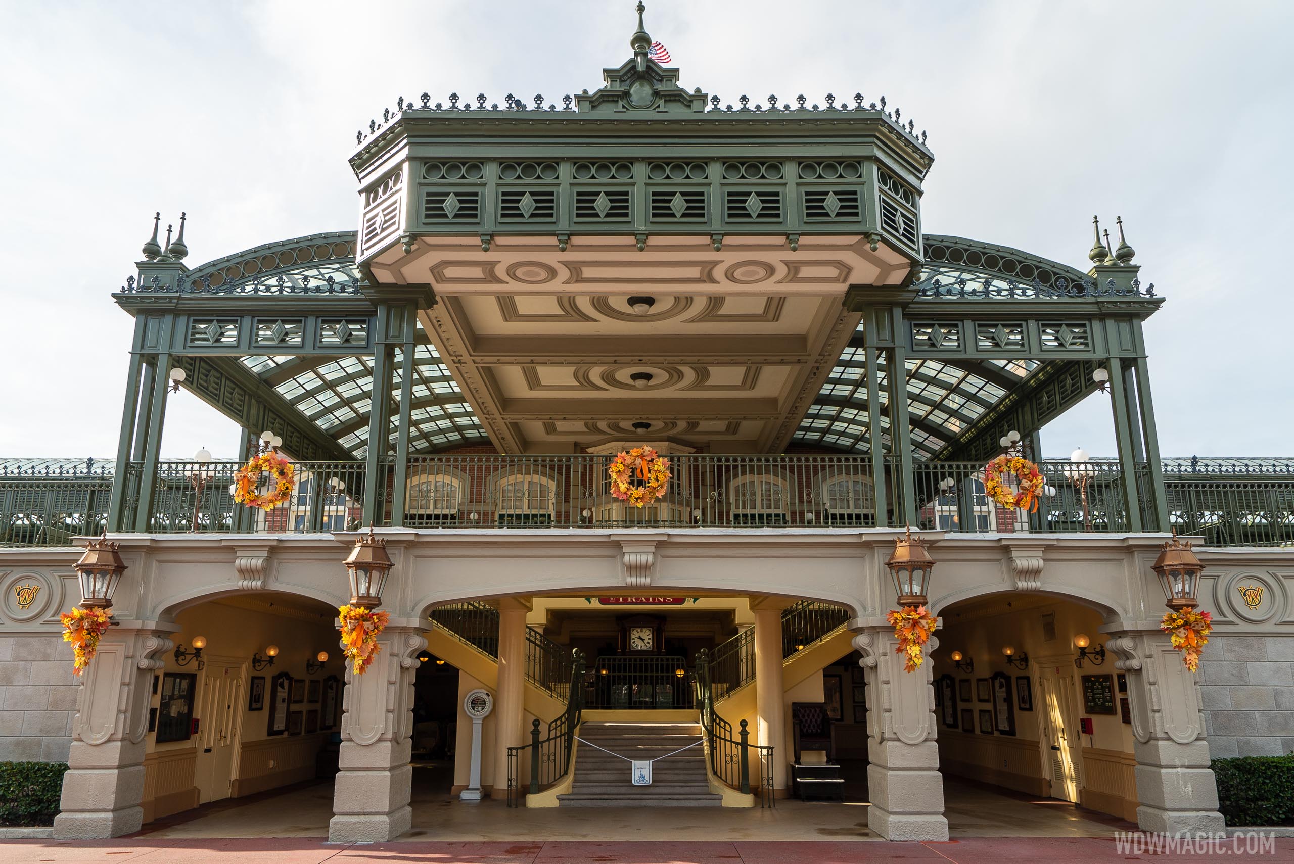 Magic Kingdom fall decorations 2020 - Photo 9 of 10