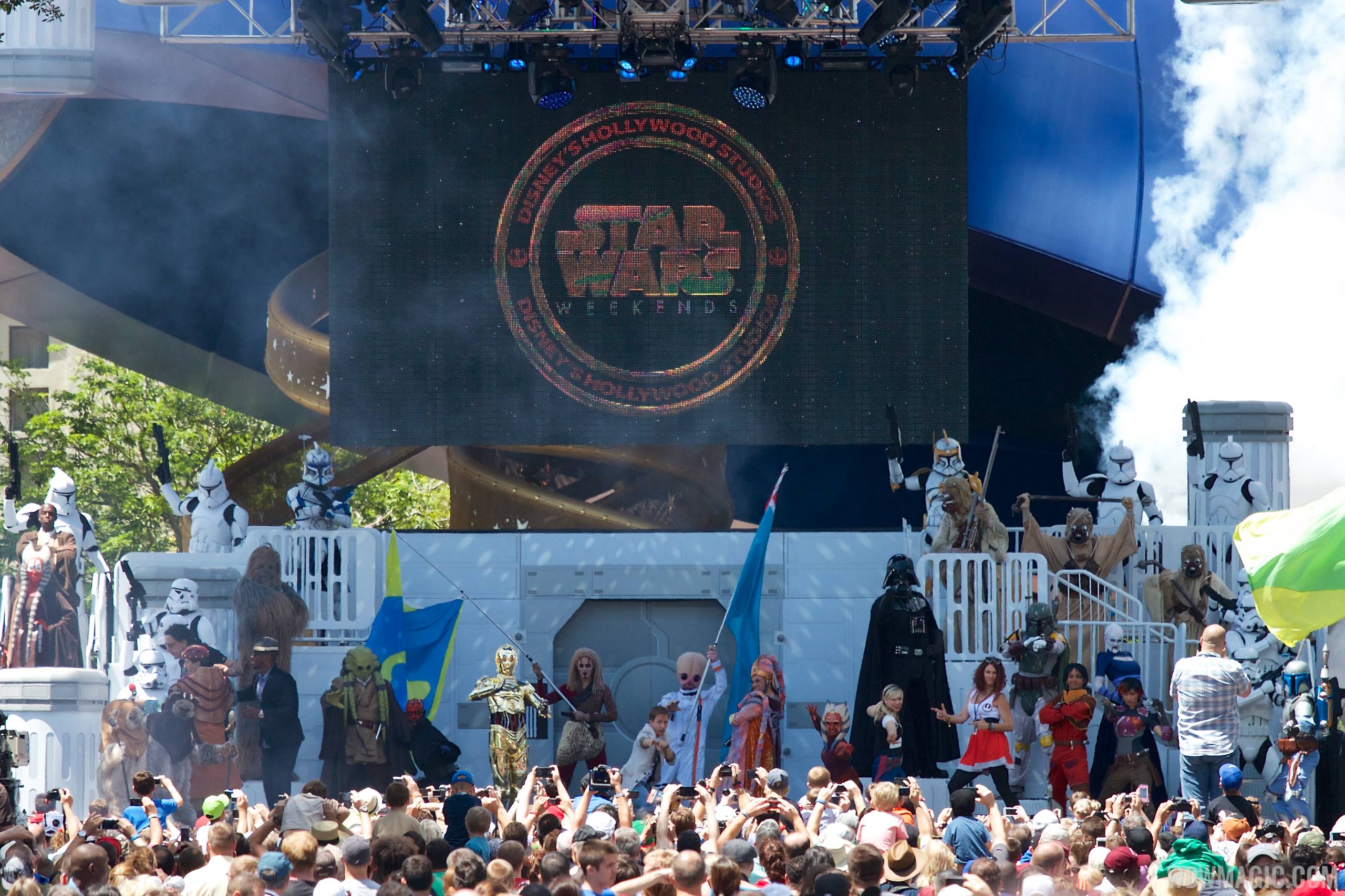 2014 Star Wars Weekends - Weekend 1 Legends of the Force motorcade ...