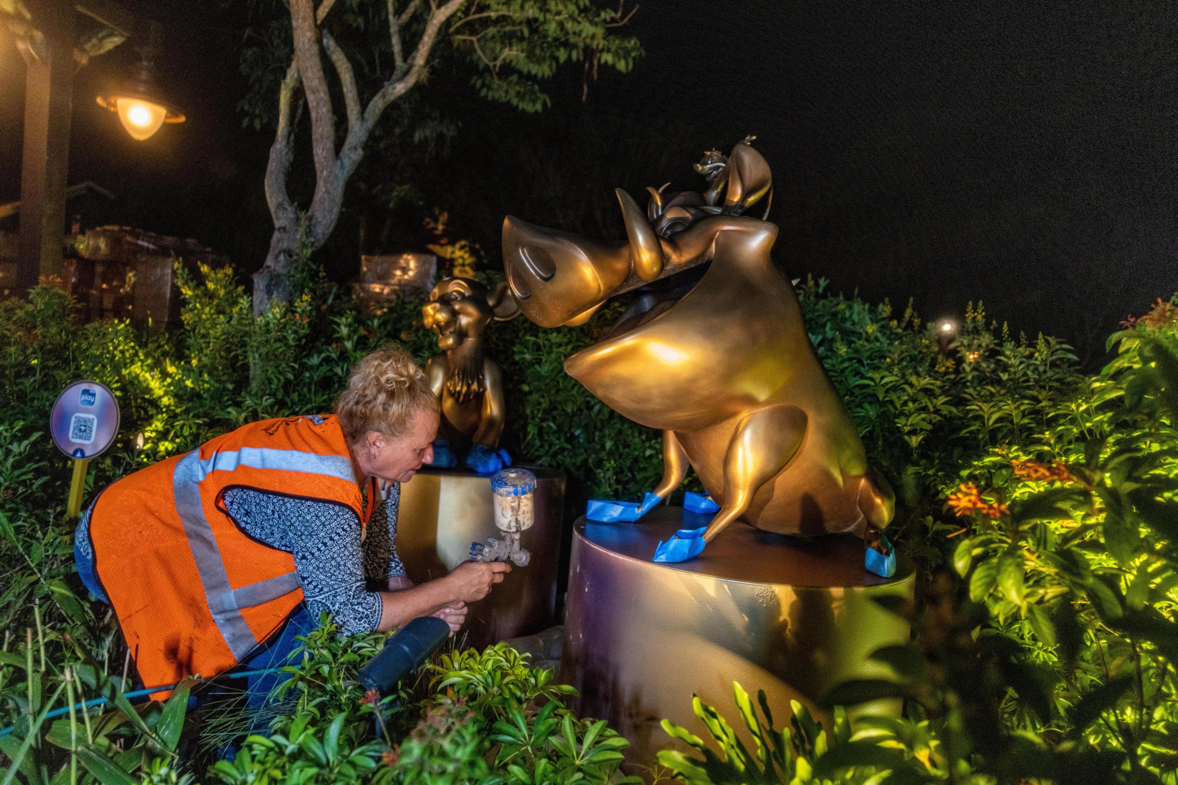 Walt Disney World's Fab 50 character statues to be refinished with a ...