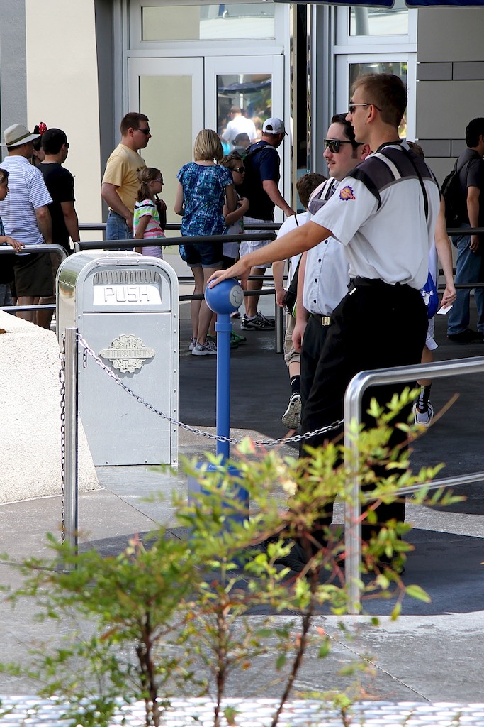 PHOTOS - A look at the NextGen RFID FASTPASS readers