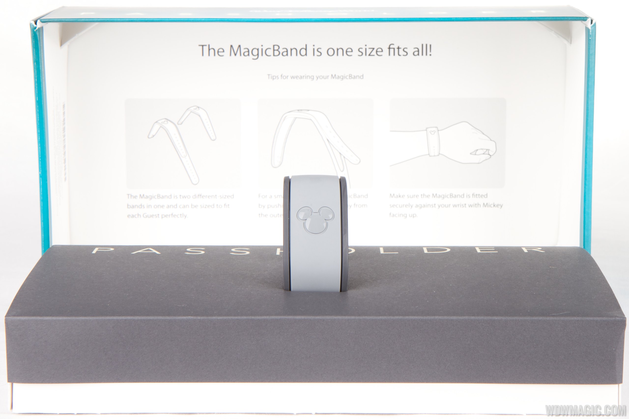 MyMagic Passholder MagicBand unboxing - Photo 3 of 7