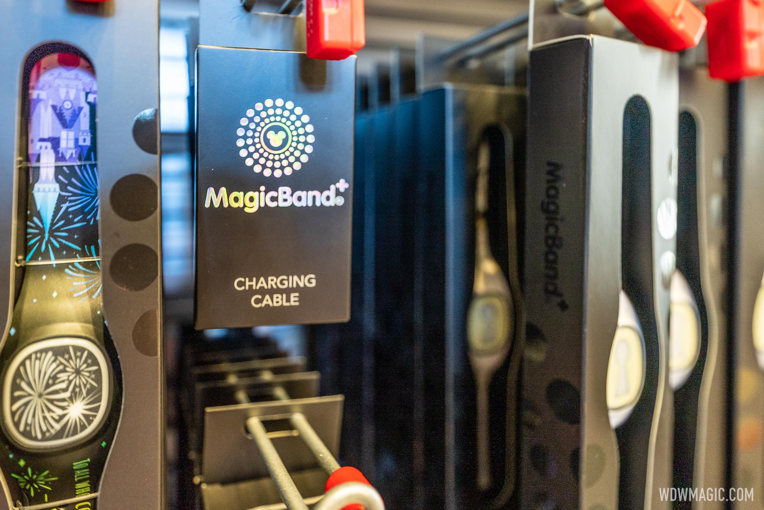 MagicBand+ Charging Cable accessory - Photo 2 of 3