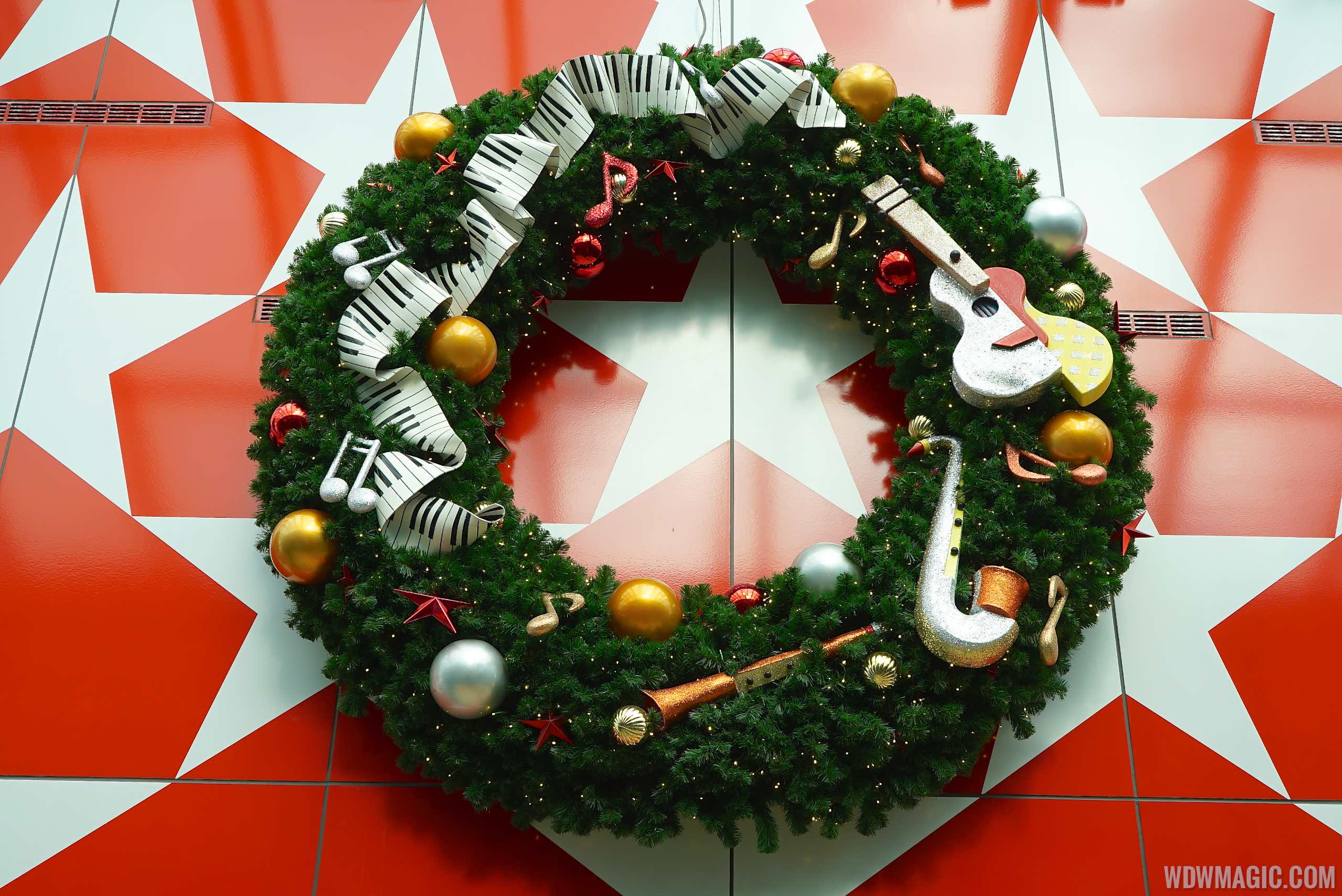 2014 All Star Music Resort holiday decorations - Photo 2 of 7