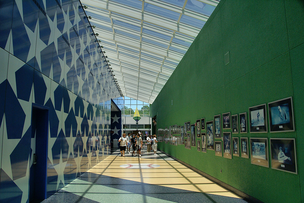All Star Sports Resort - Stadium Hall lobby and food court - Photo 2 of 8