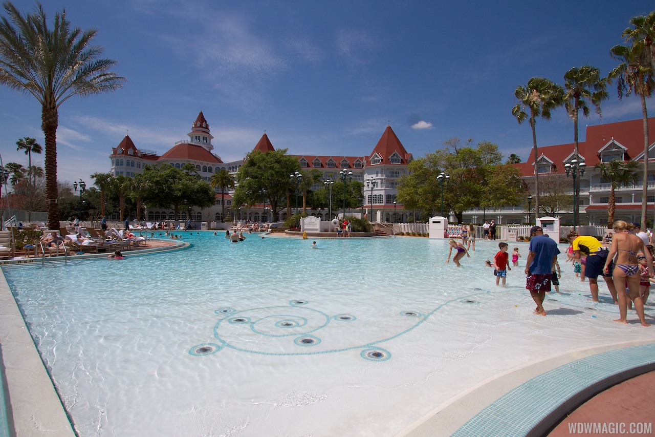 Grand Floridian courtyard pool reopens from refurbishment - Photo 8 of 12