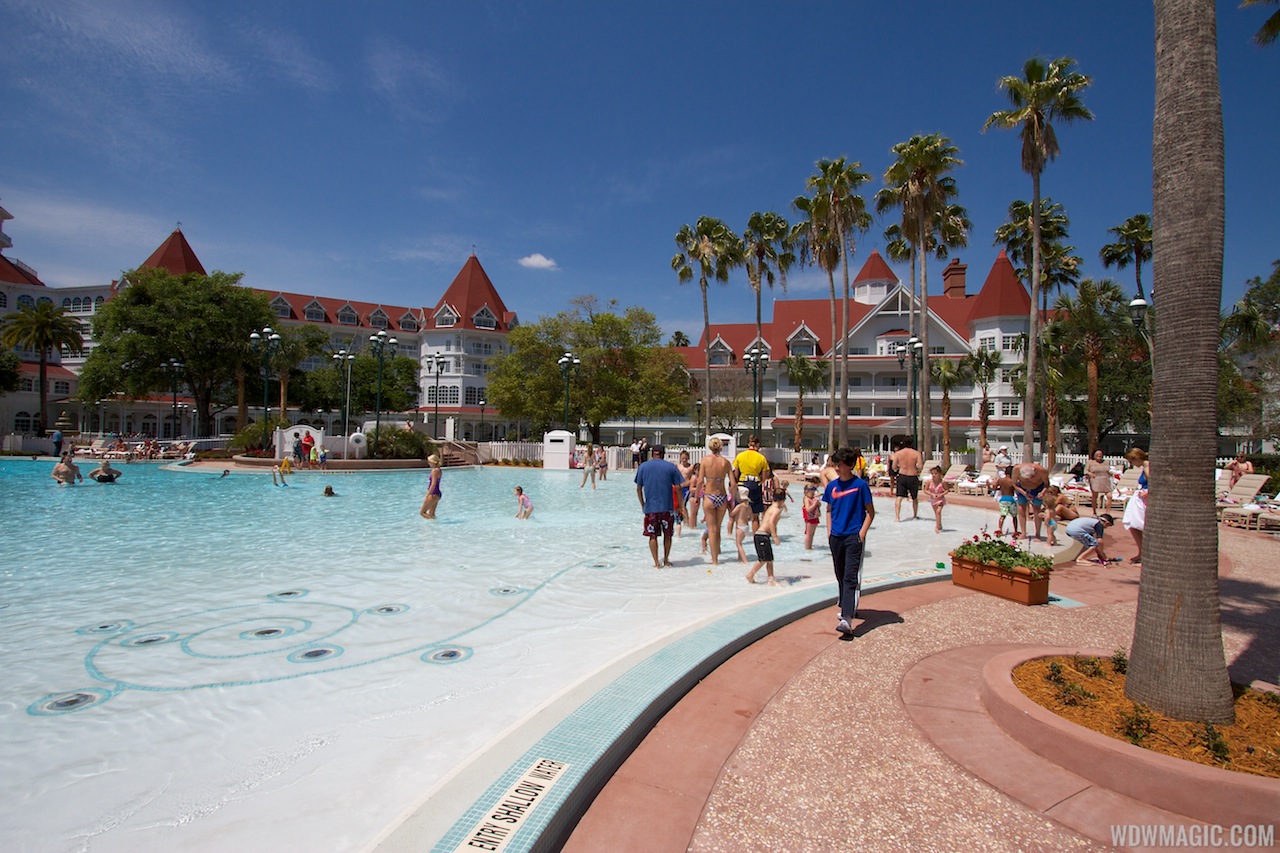 Grand Floridian courtyard pool reopens from refurbishment - Photo 9 of 12
