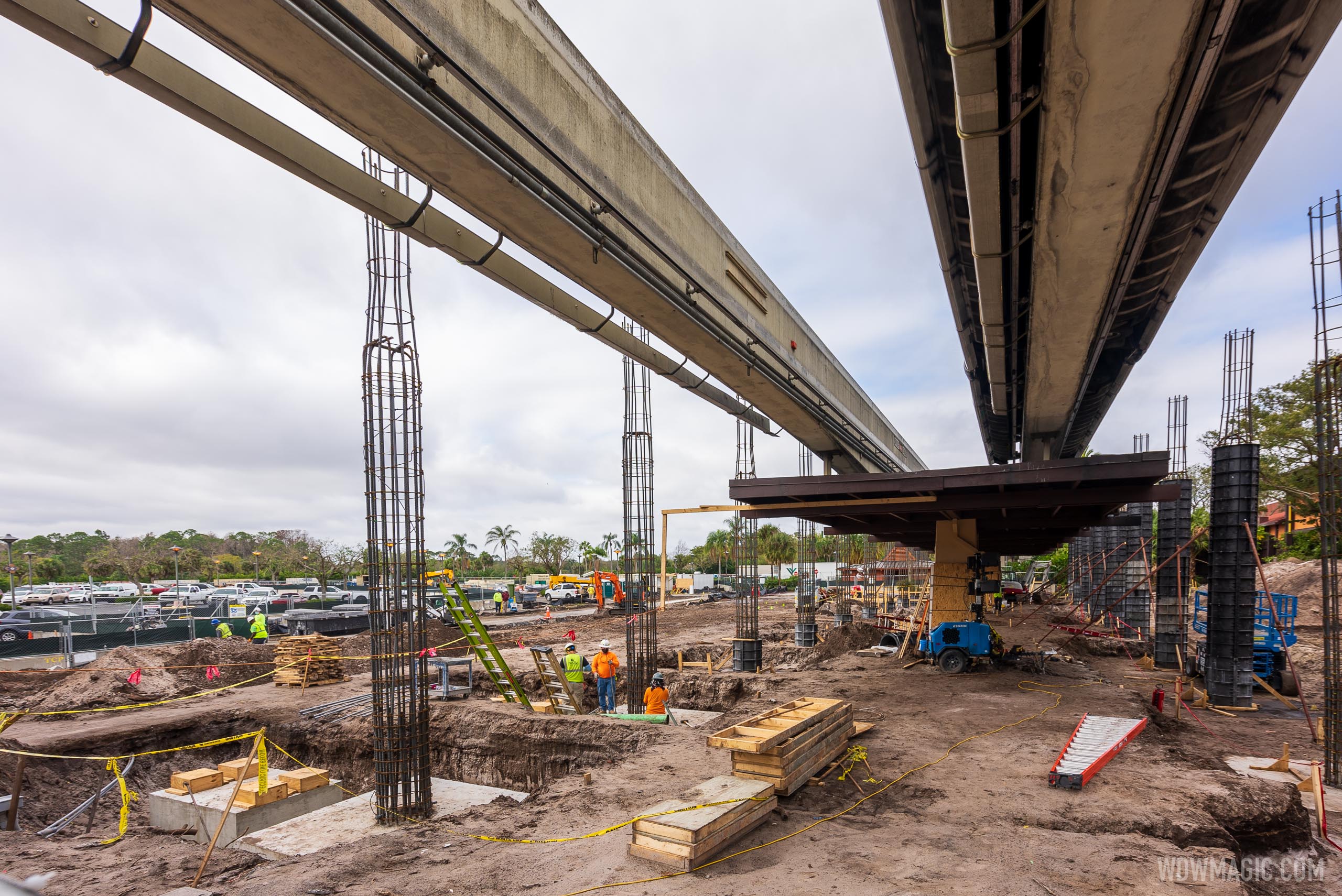 PHOTOS - Rebuilding the monorail station at the Great Ceremonial House ...