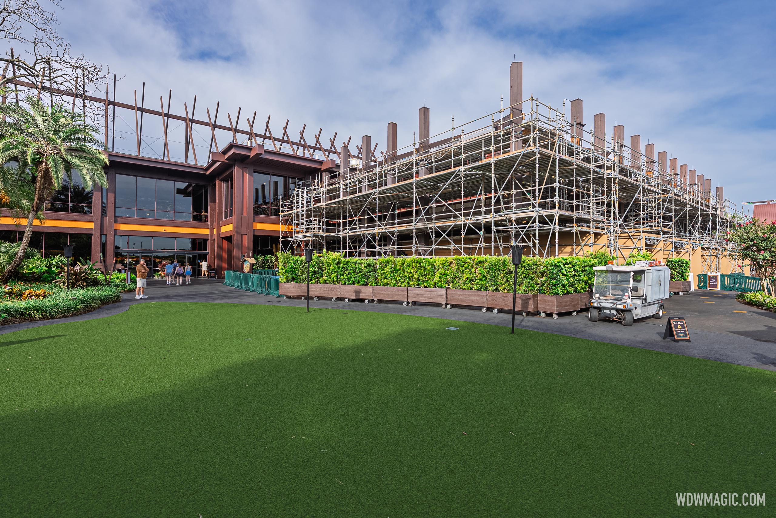 Scaffolding Covers Great Ceremonial House at Disney's Polynesian ...