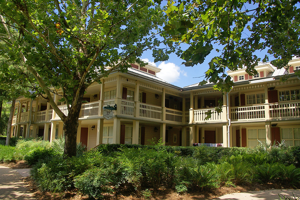 Alligator Bayou grounds and buildings - Photo 6 of 24