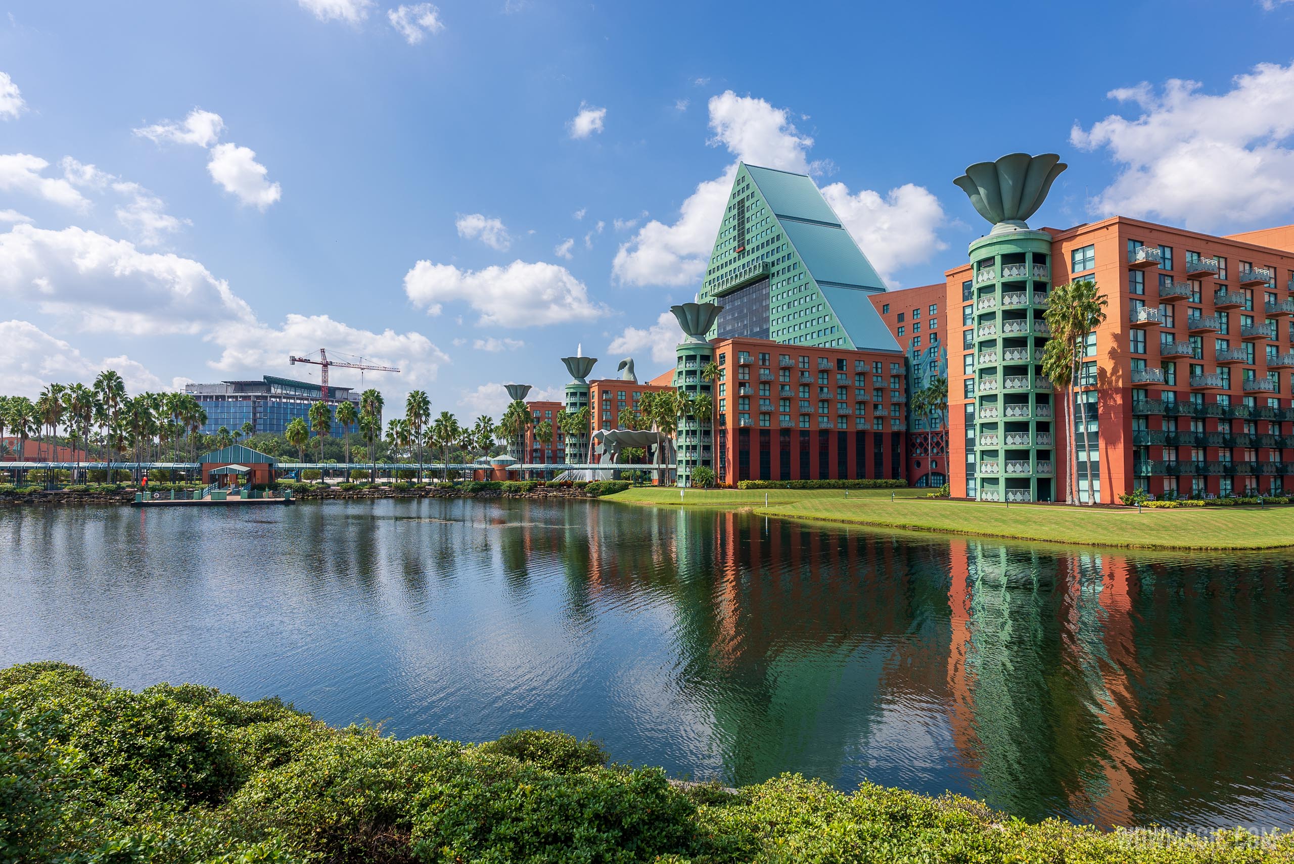 The Walt Disney World Swan Reserve construction - October 13 2020 ...