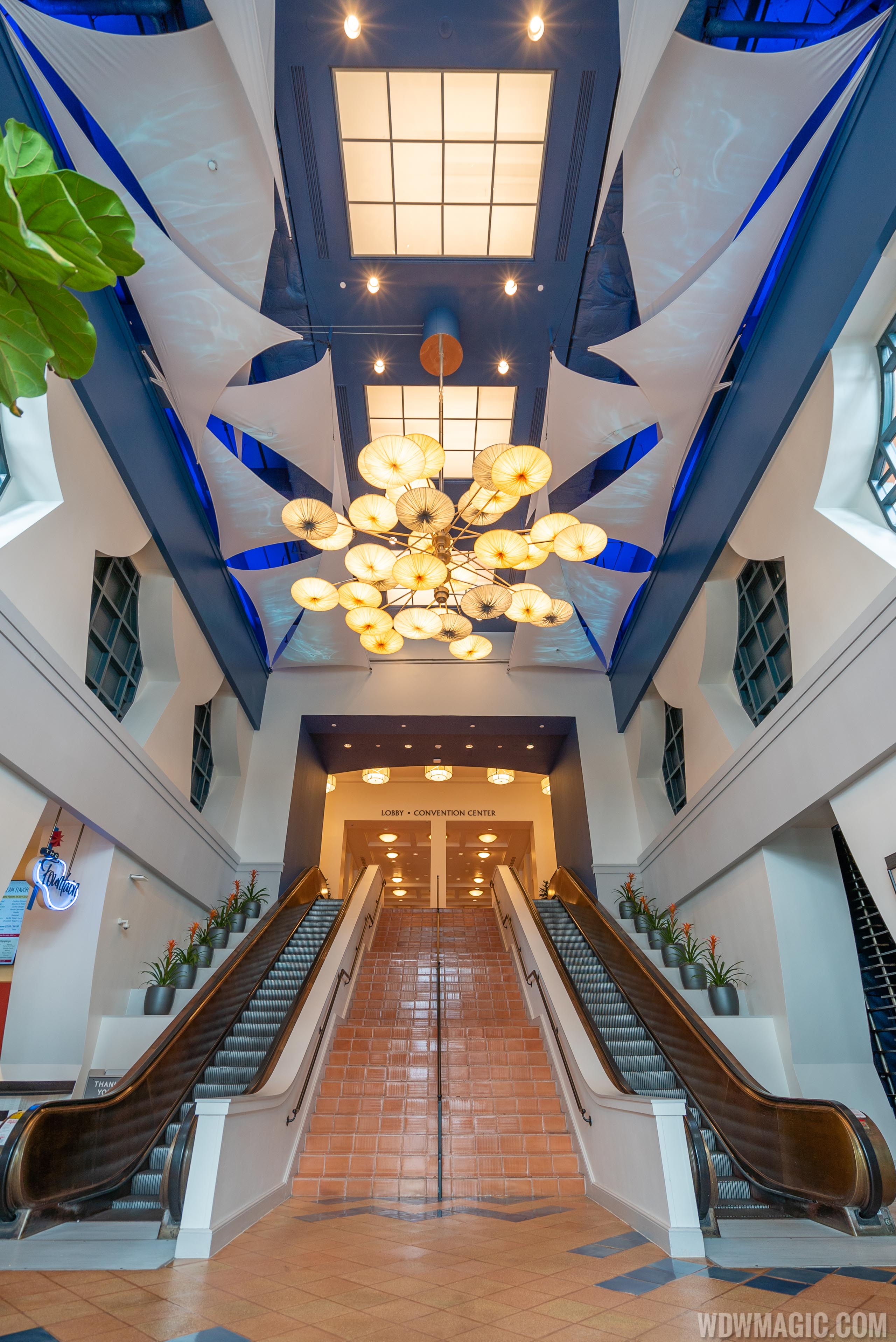 New look Walt Disney World Dolphin escalator and stairway - Photo 2 of 4