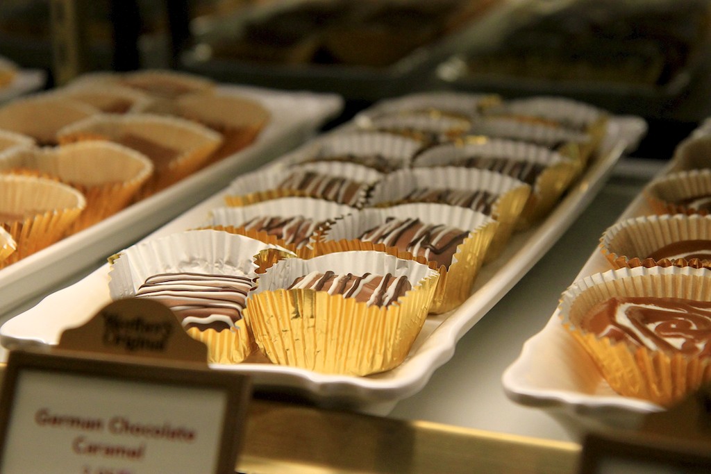 Karamelle-Kuche - Photo tour of Germany's new Caramel shop now open at ...