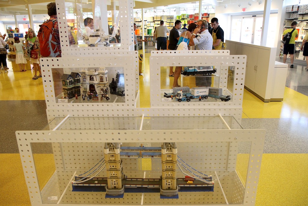 New LEGO Imagination Center - opening day - Photo 16 of 21