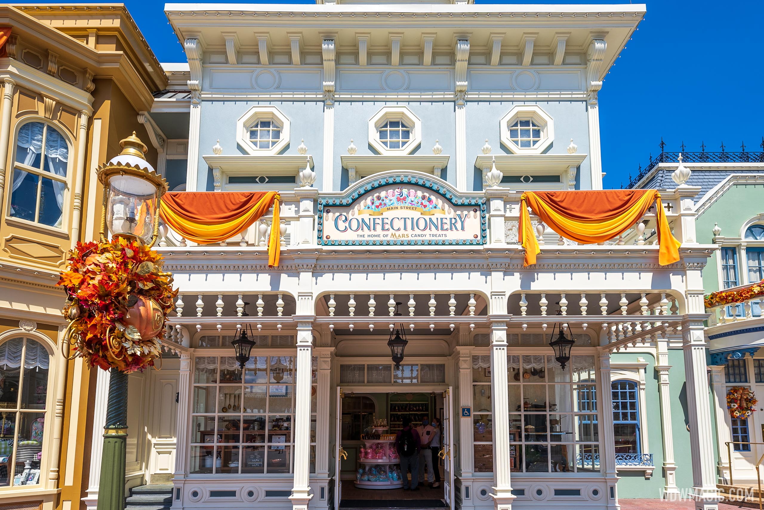 Inside the new Main Street Confectionery store at Magic Kingdom - Photo ...