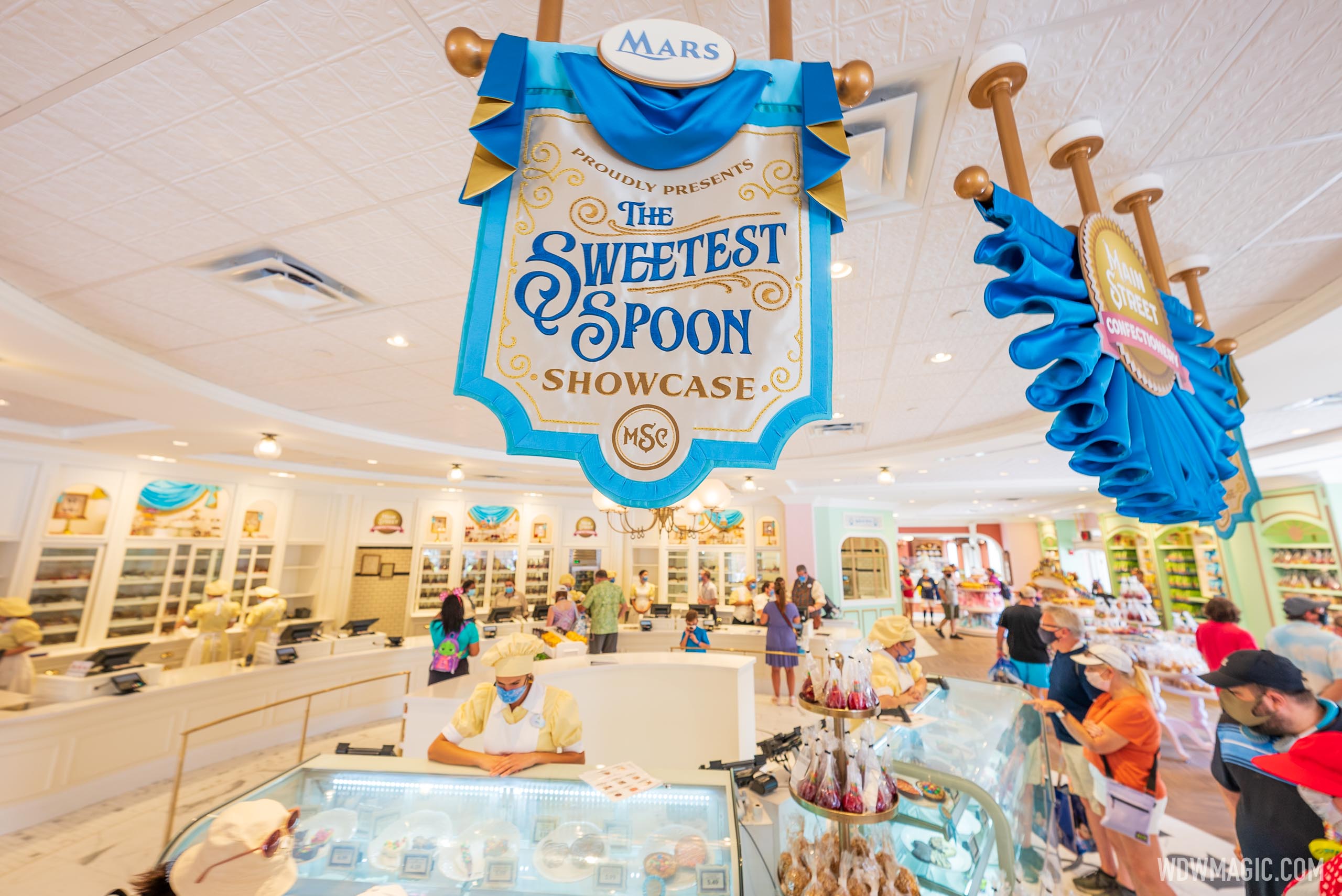 Inside the new Main Street Confectionery store at Magic Kingdom - Photo ...