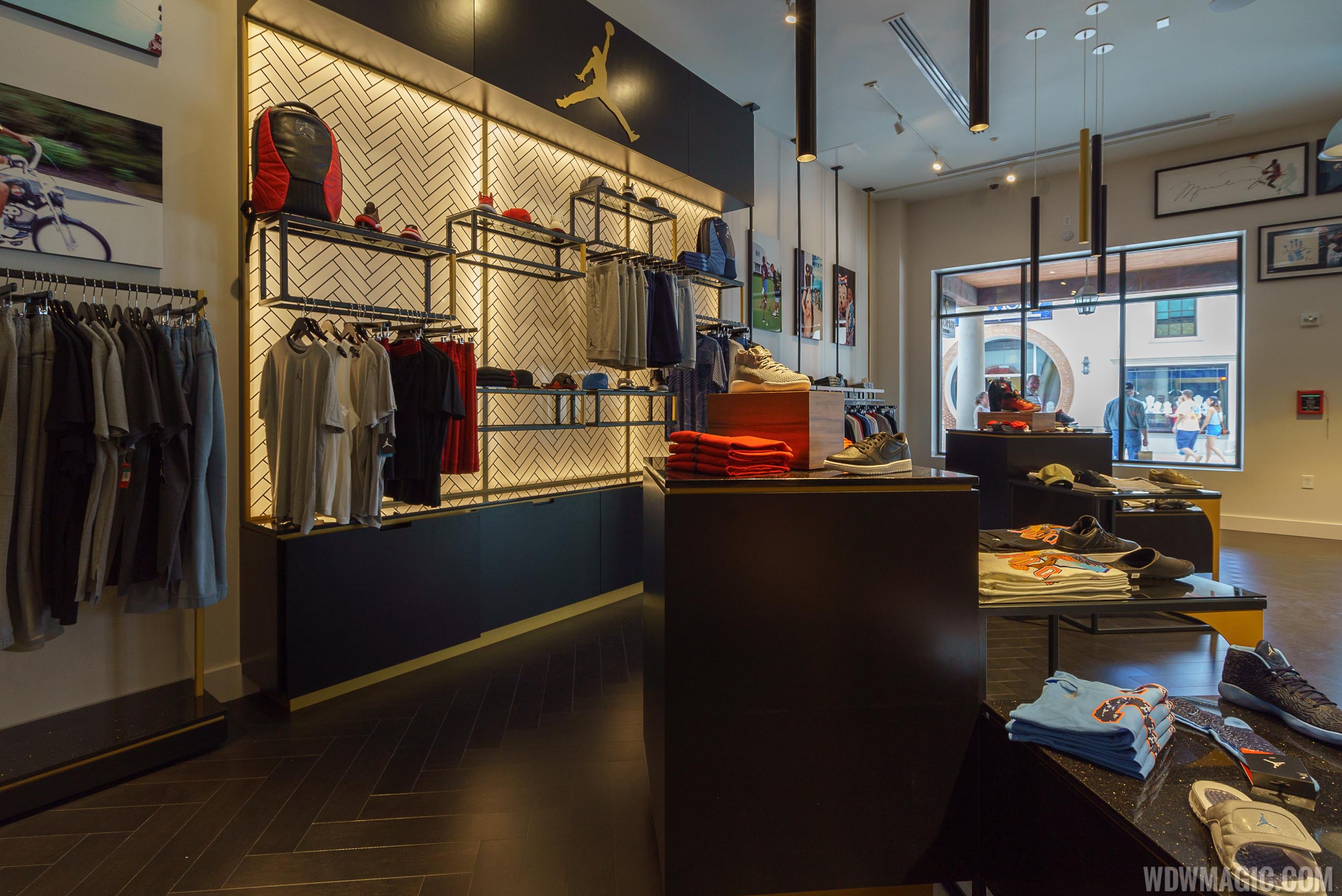 Trophy Room overview - Photo 6 of 7