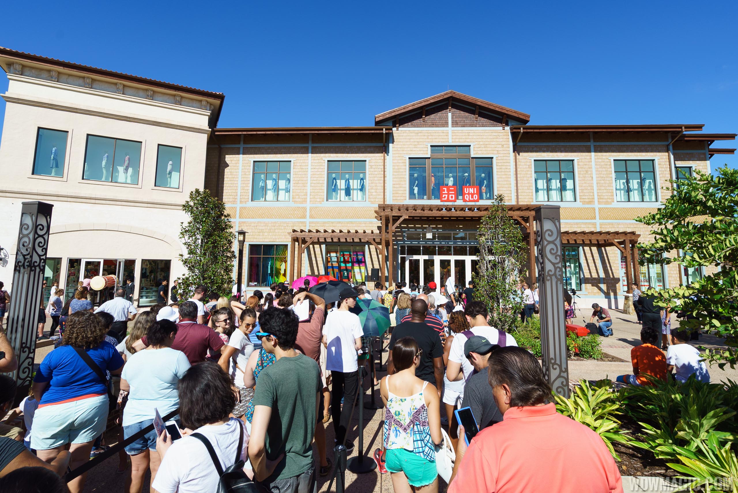 PHOTOS - UNIQLO opens first Florida store at Disney Springs