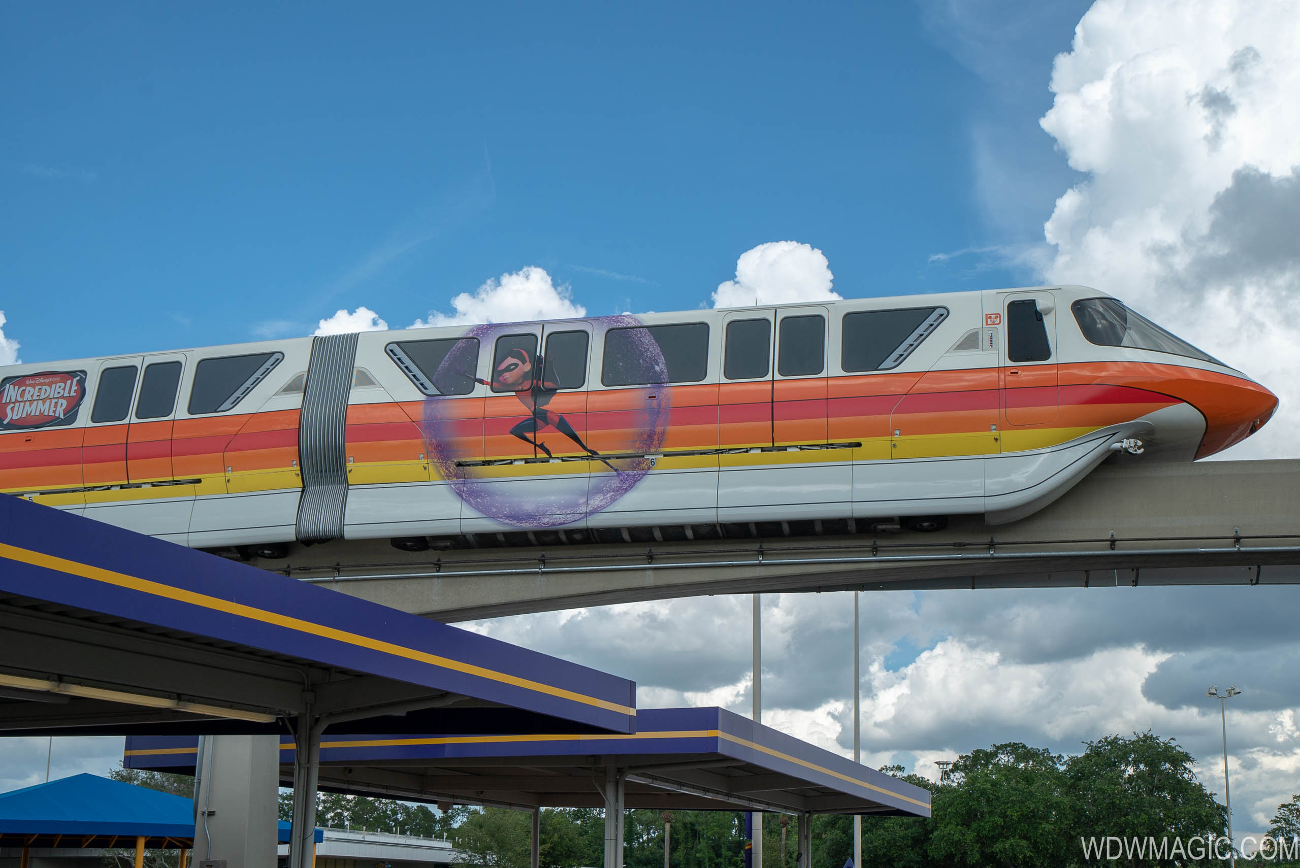 Monorail Incredibles 2 - Photo 3 of 3