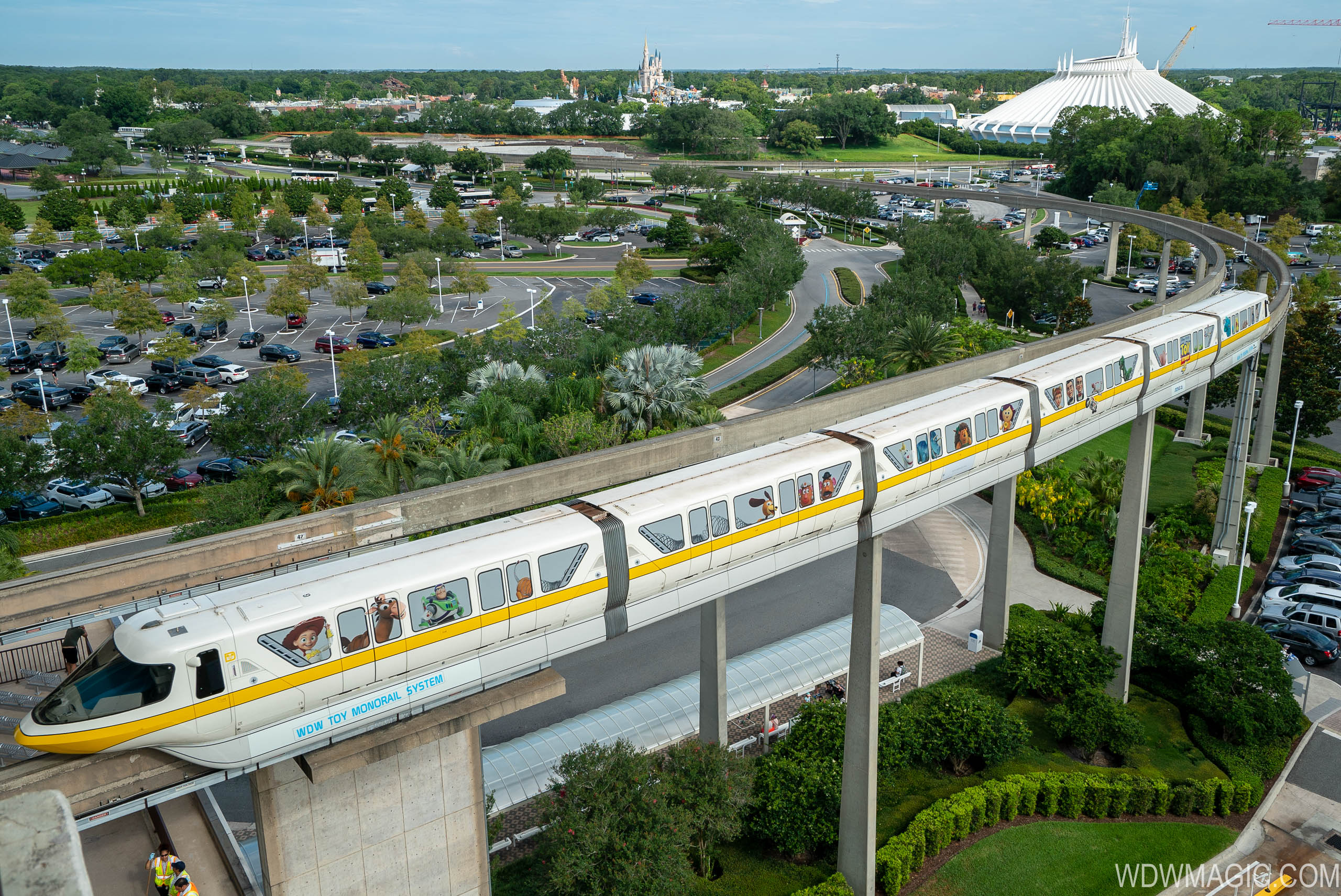 WDW Toy Monorail System - Toy Story 4 monorail - Photo 3 of 6