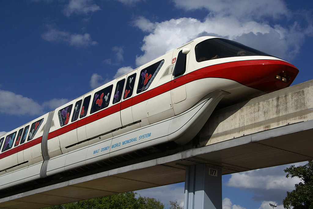Monorail Red - Photo 4 of 5