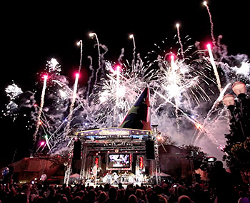 Rock the Night! Fireworks Spectacular Photos